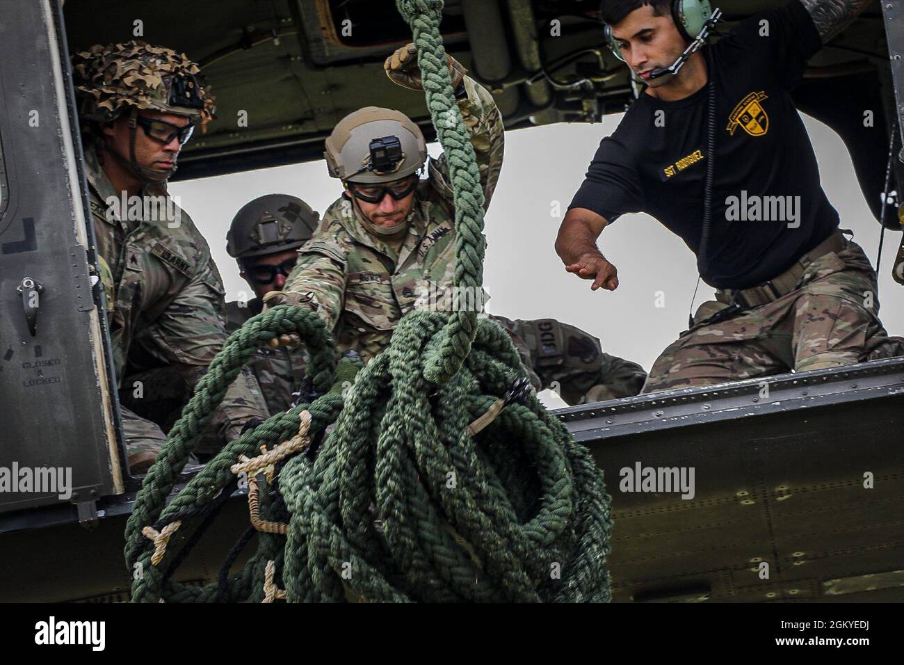 25th Infantry Division Lightning Academy Air Assault instructors ...