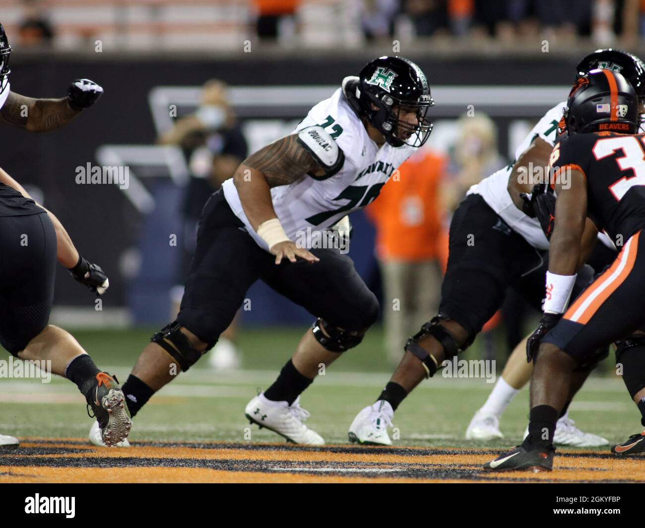 September 11, 2021 - Hawaii Rainbow Warriors offensive lineman Kohl ...