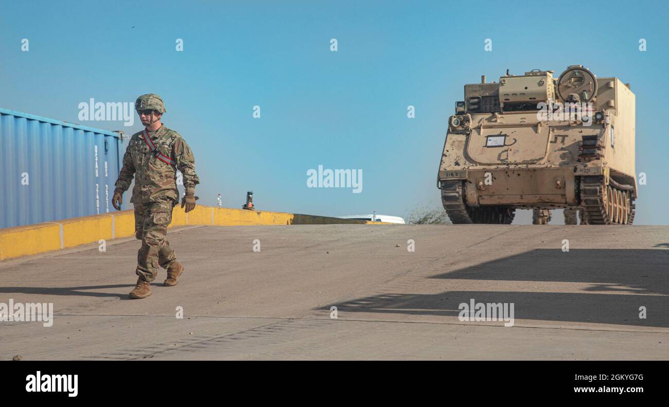 240 mm mortars hi-res stock photography and images - Alamy