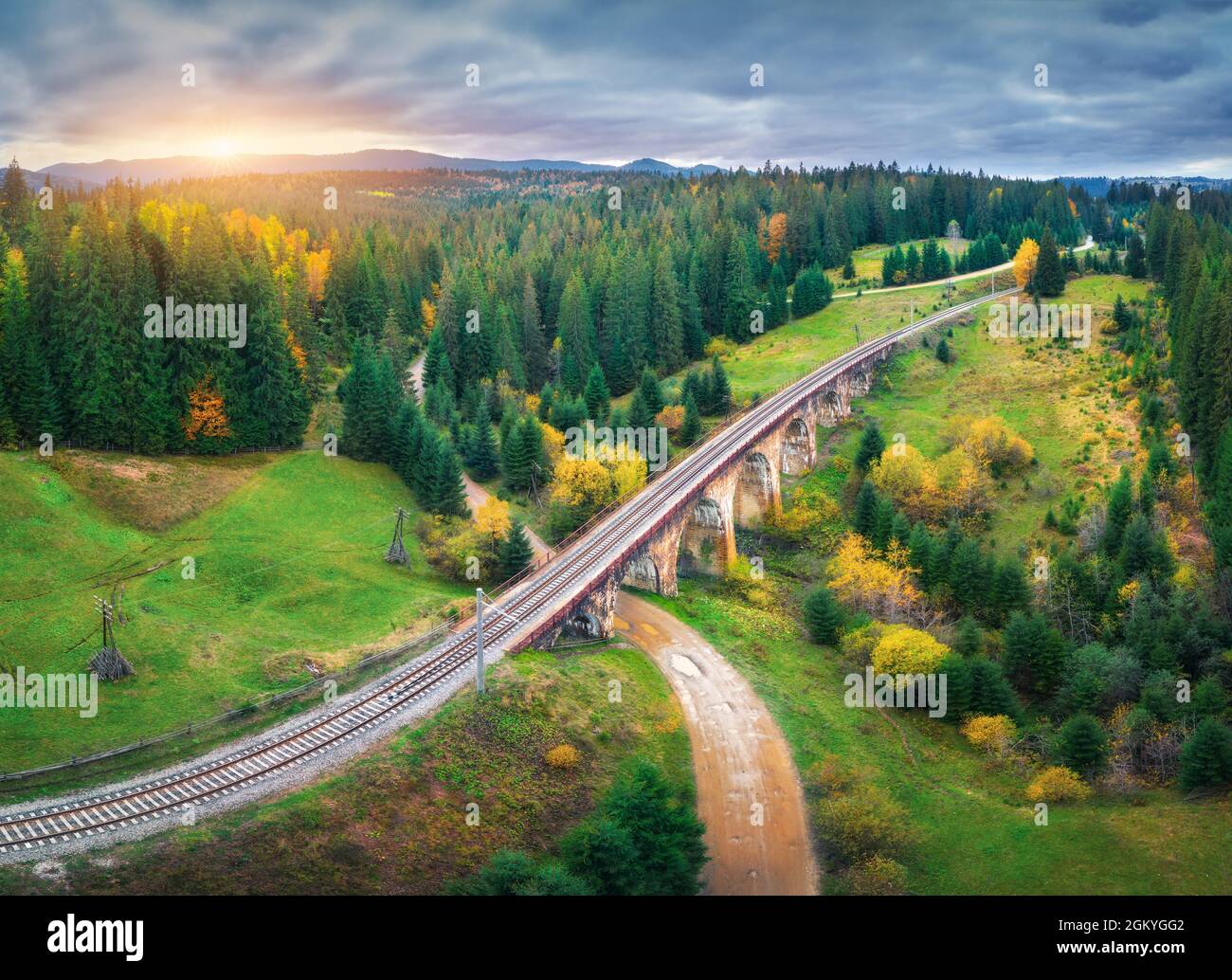 Old train viaduct hi-res stock photography and images - Alamy