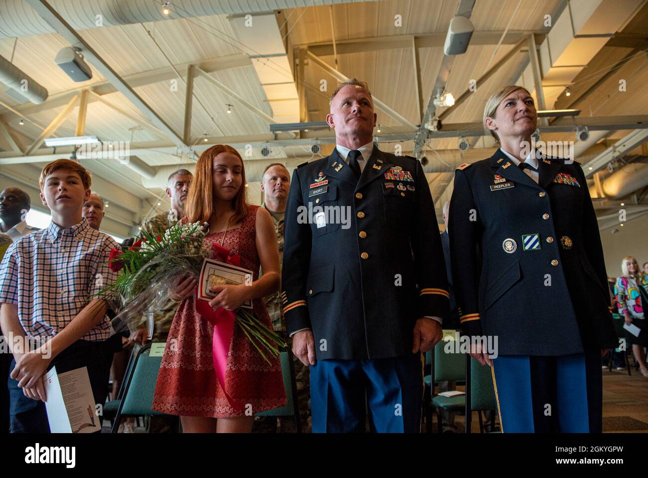 Col. Andrew Short (center), departing commander for the Pittsburgh ...