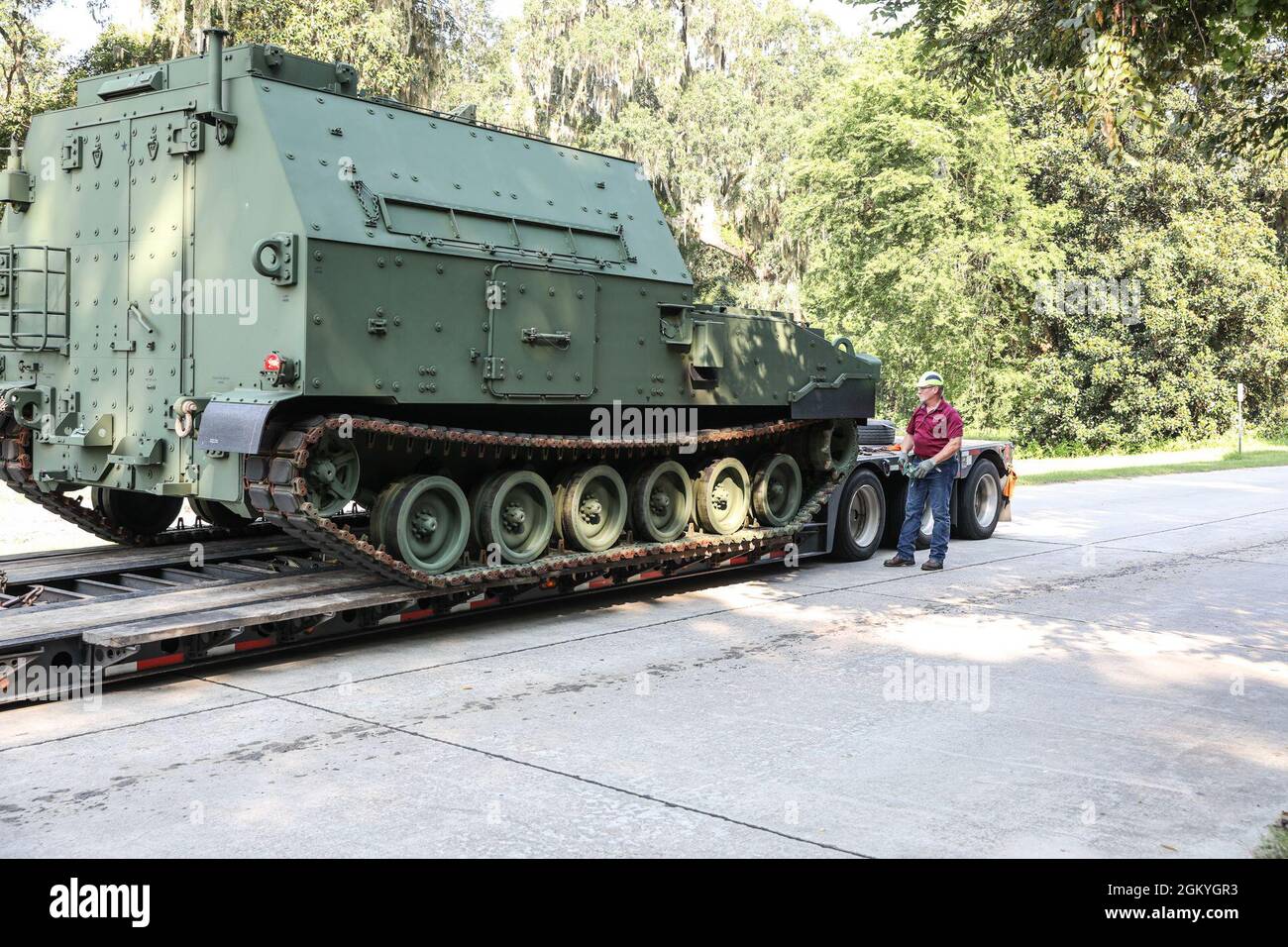 Soldiers assigned to 1st Battalion, 9th Field Artillery, 2nd Armored ...