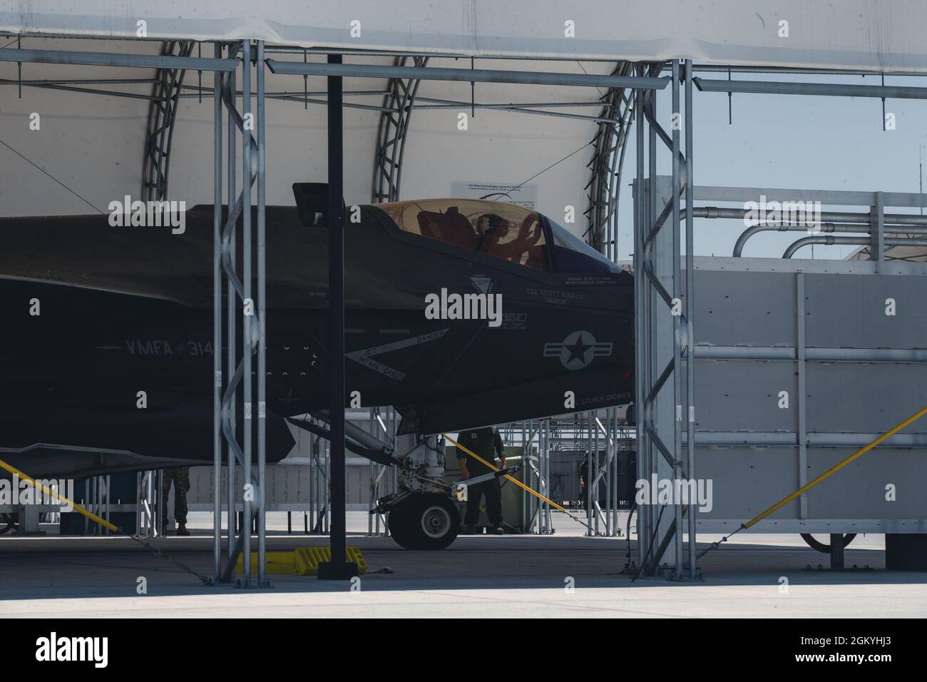 Commanding general of 3rd maw hi-res stock photography and images - Alamy