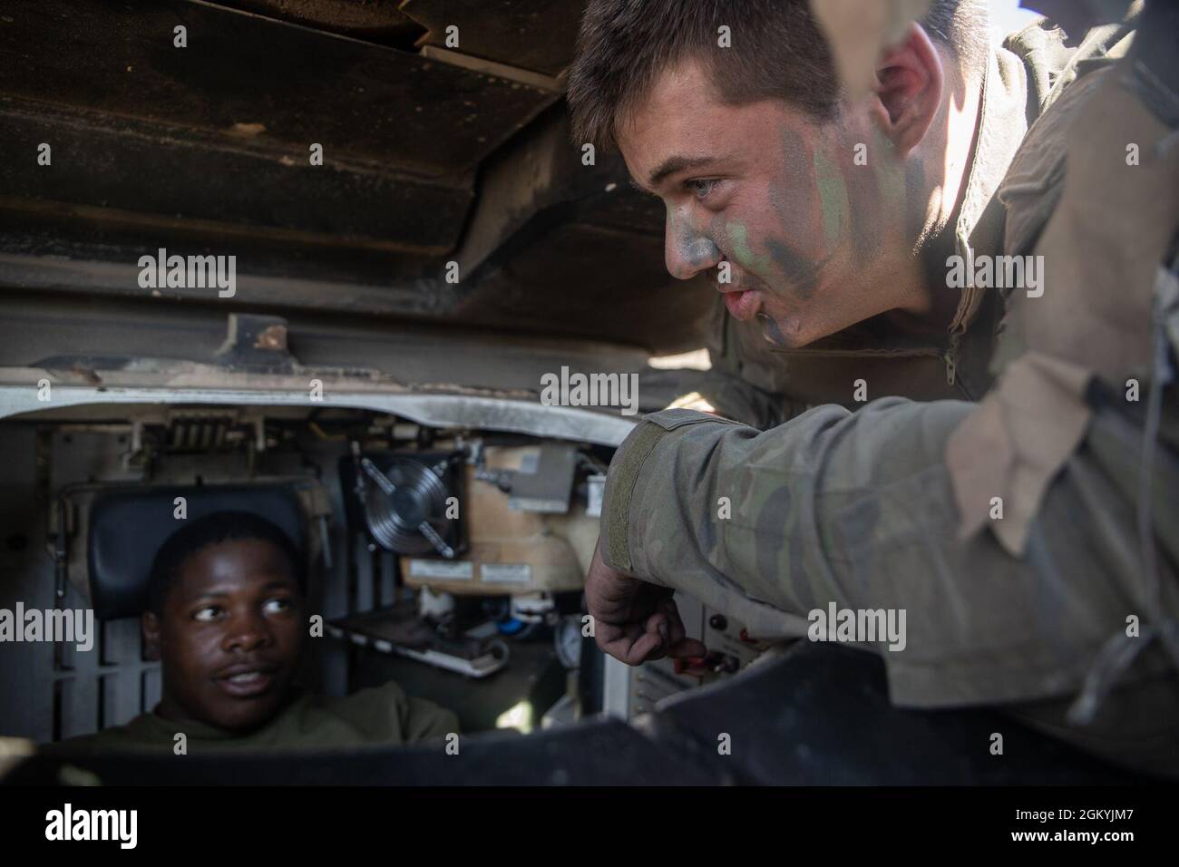 M1a2 abrams tank crewman hi-res stock photography and images - Alamy