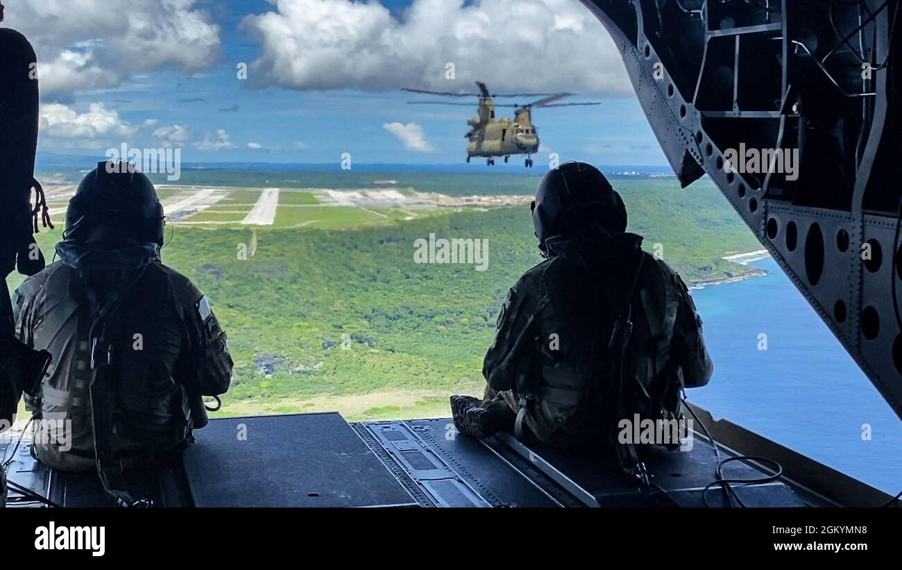 Soldiers assigned to 1st Battalion, 52nd Aviation Regiment and their CH ...