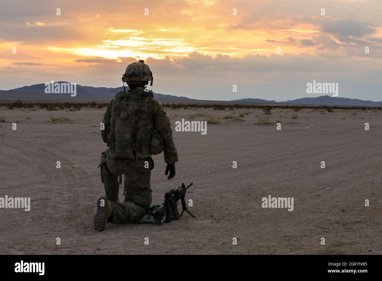 Soldiers with Charlie Company 1-185th Infantry Regiment, California ...