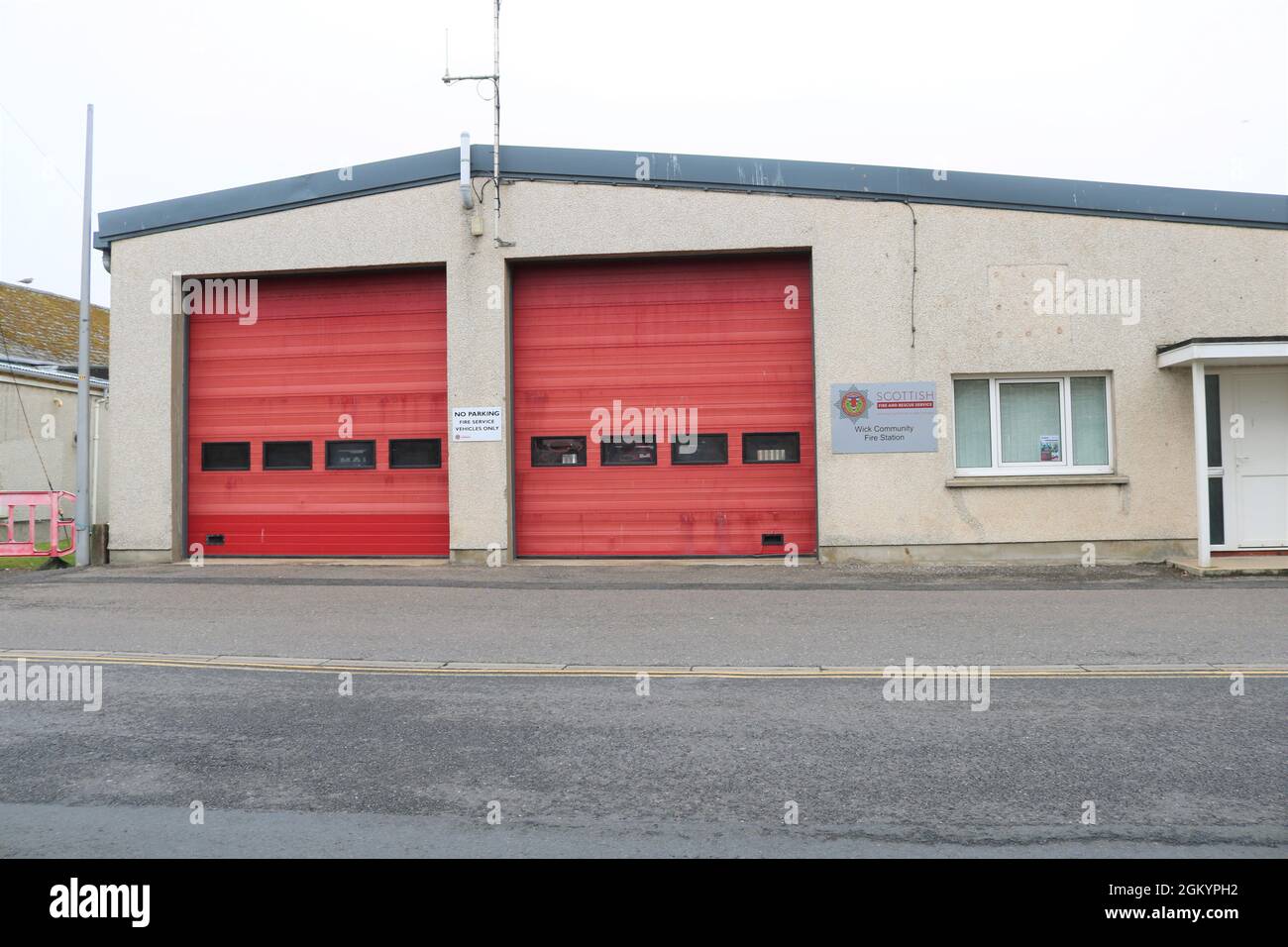 Fire station bay doors hi-res stock photography and images - Alamy