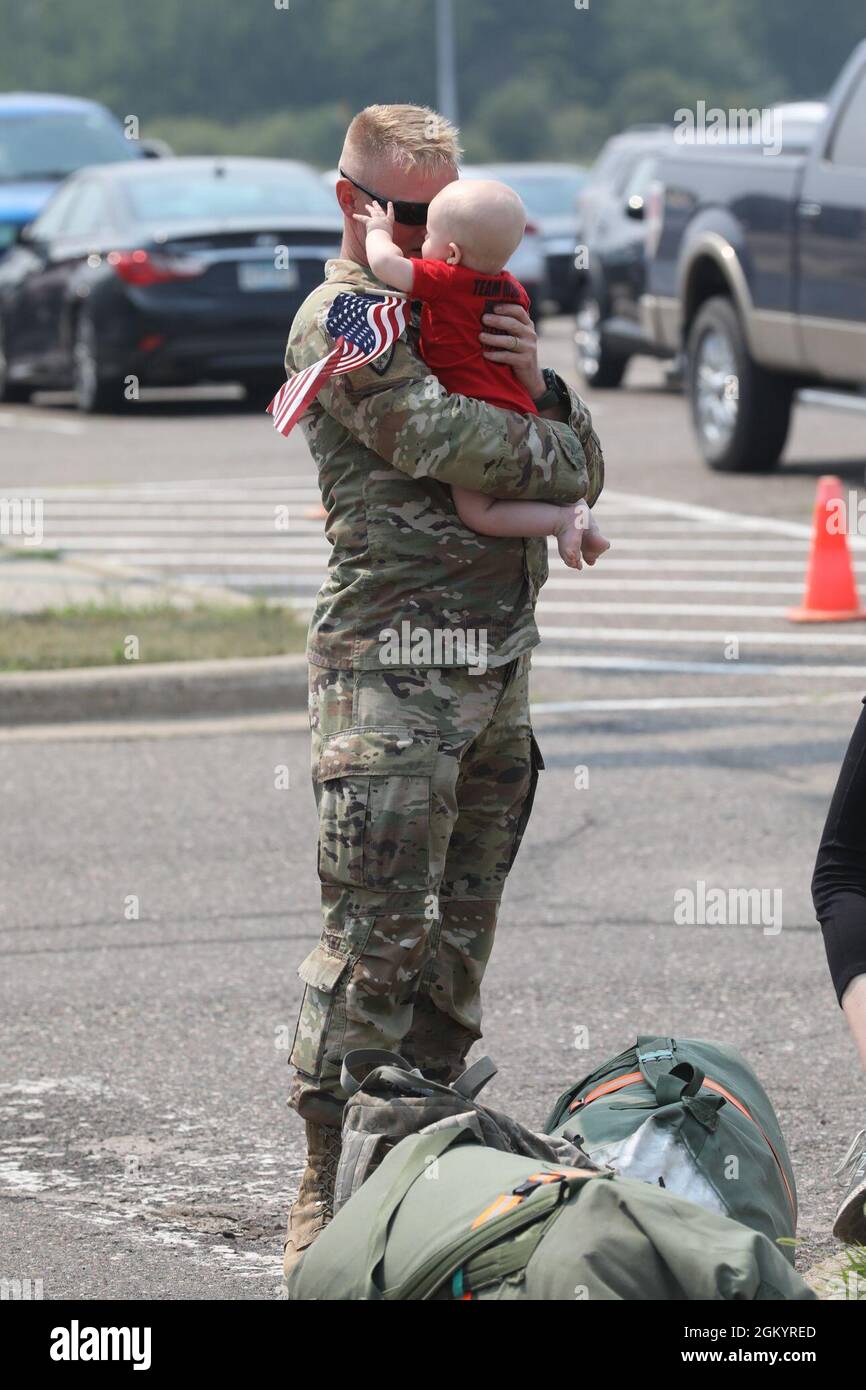 65 soldiers from the Minnesota National Guard's C Battery, 1st ...