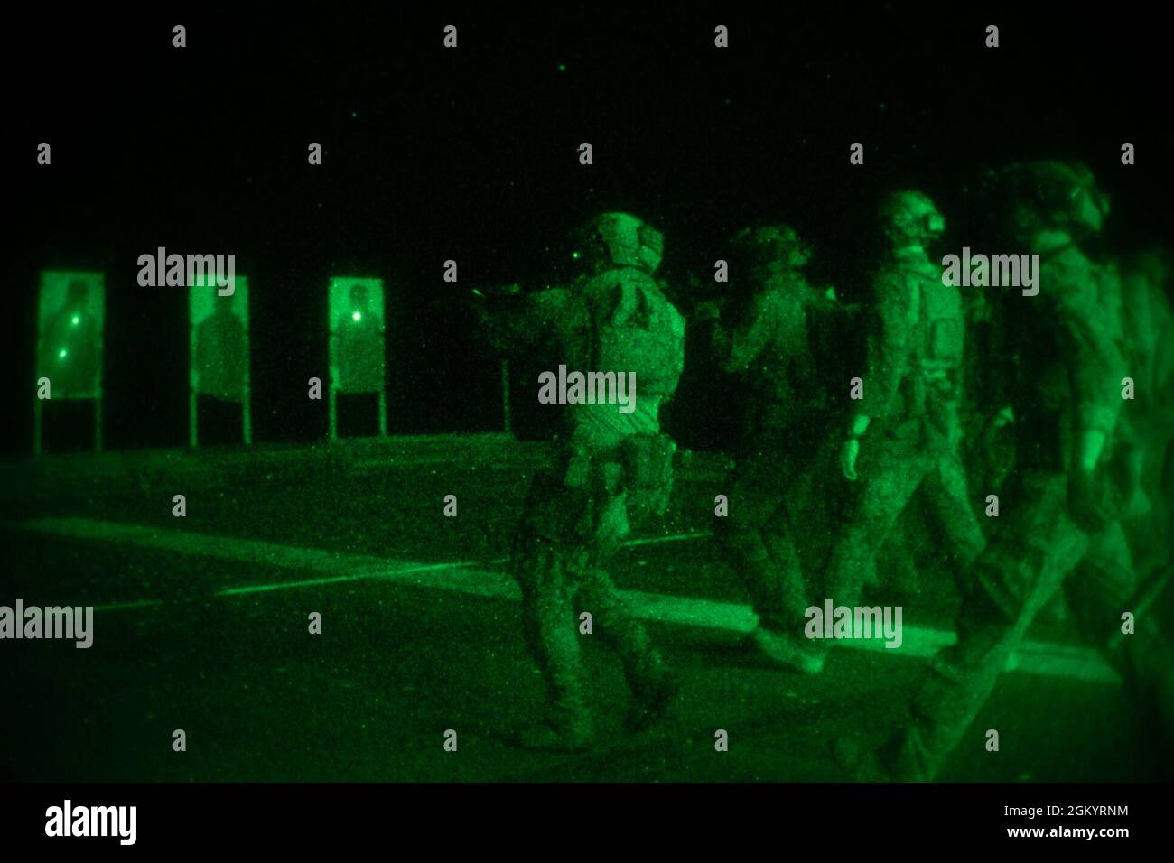 U.S. Marines with Force Reconnaissance Platoon, 31st Marine ...