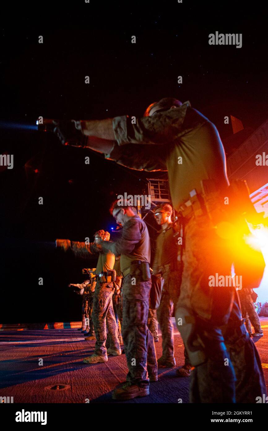 U.S. Marines with Force Reconnaissance Platoon, 31st Marine ...