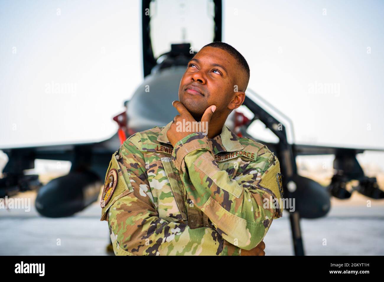 Ssgt lewis hi-res stock photography and images - Alamy