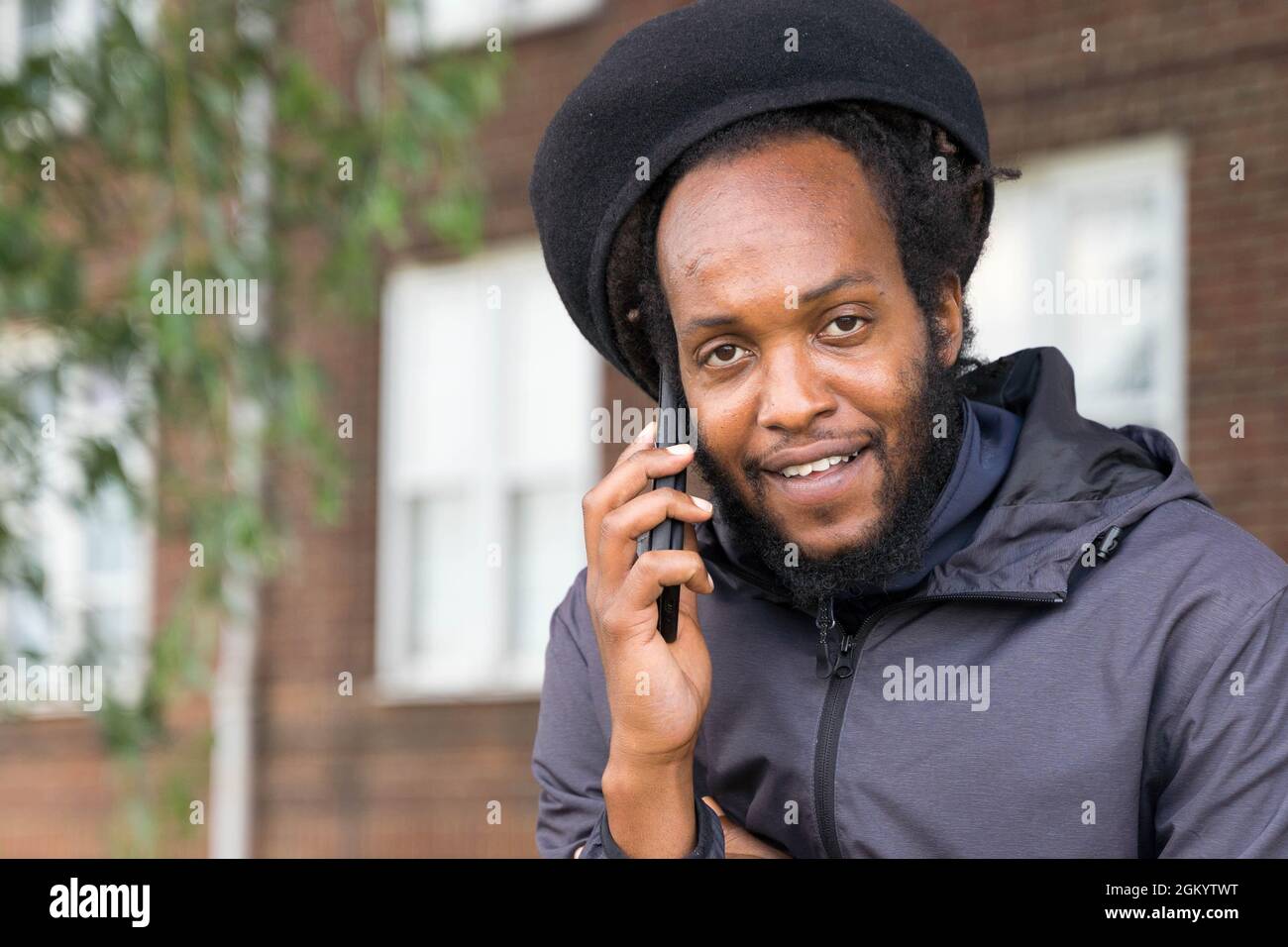 Mobile phone london hi-res stock photography and images - Alamy