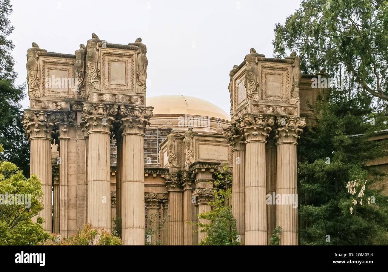 USA, California, San Francisco - May 19, 2008: Beige stone Palace of ...
