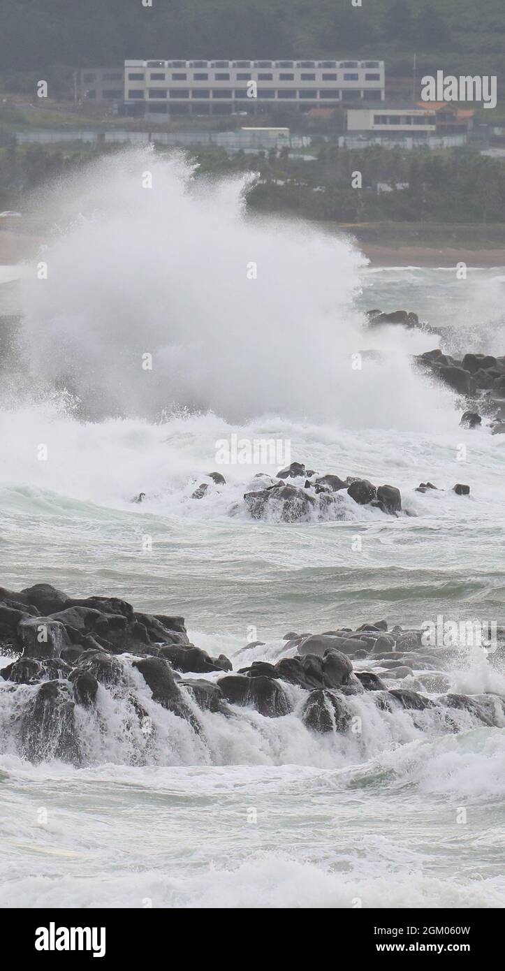 16th Sep, 2021. Typhoon Chanthu approaches S. Korea High waves pound ...