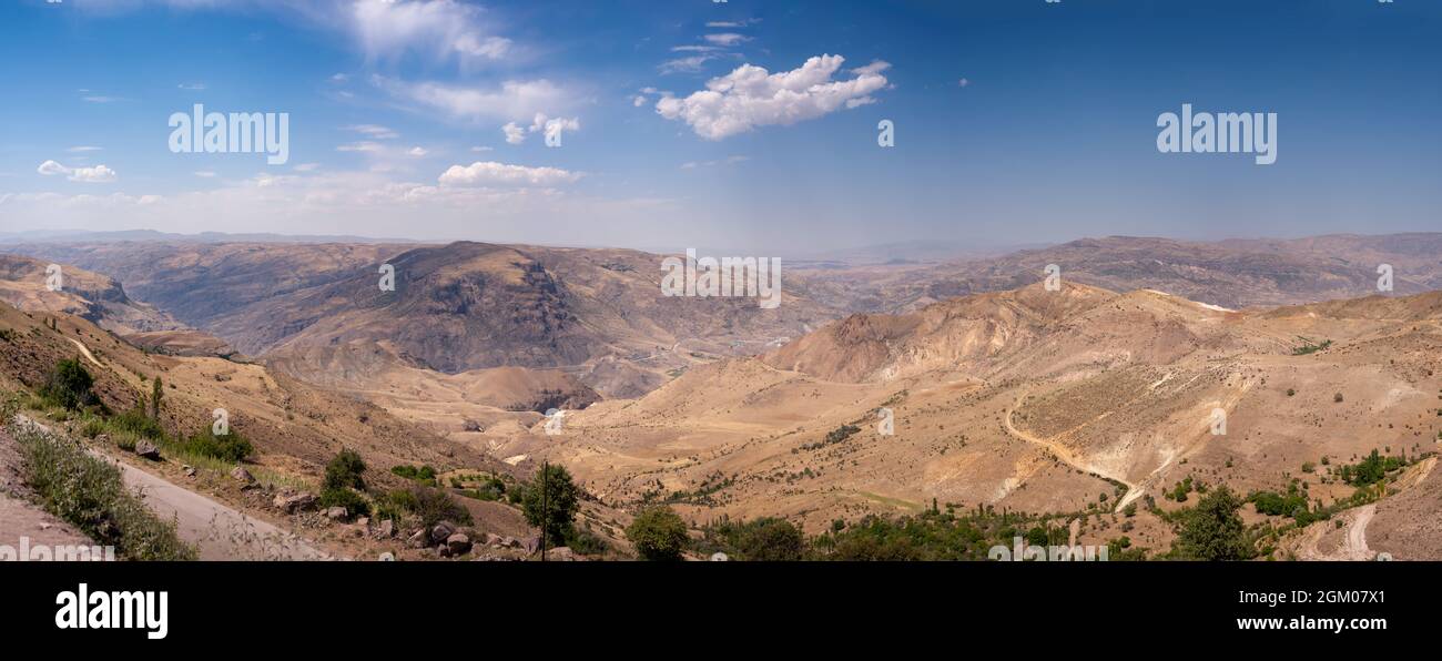 Iranian valley hi-res stock photography and images - Alamy