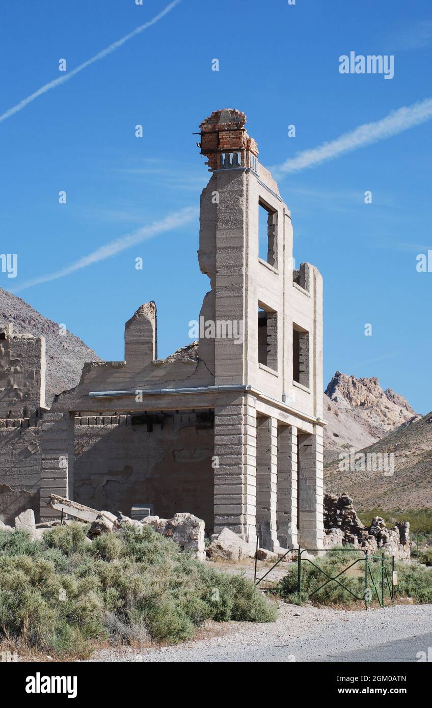 Ruins of the old gold mining town of Rhyolite, Nevada Stock Photo - Alamy