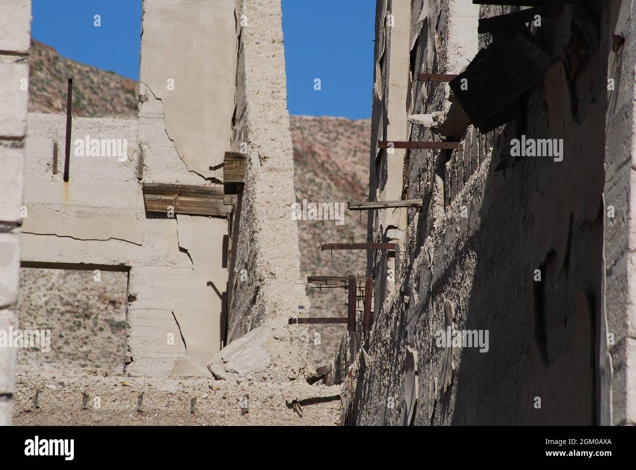 Ruins of the old gold mining town of Rhyolite, Nevada Stock Photo - Alamy