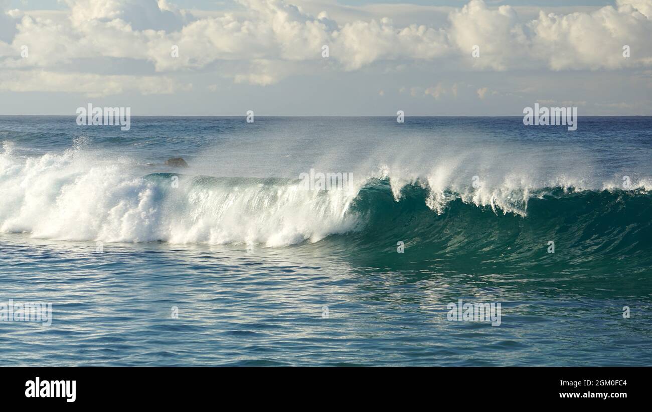 Breaking surface of ocean hi-res stock photography and images - Alamy