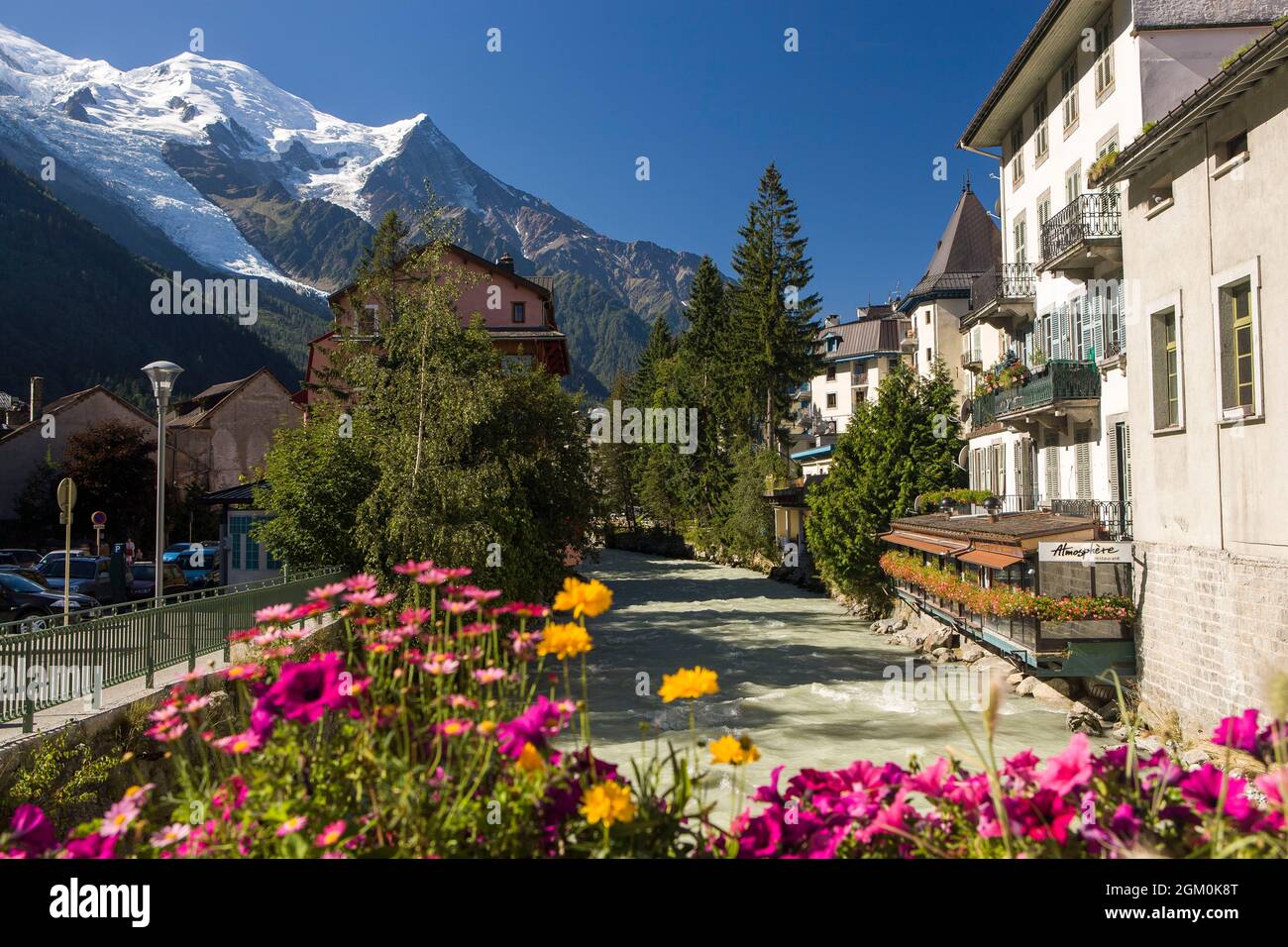 FRANCE HAUTE-SAVOIE (74) CITY OF CHAMONIX, RIVER ARVE AND MONT BLANC ...