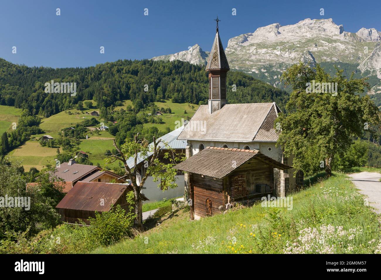 FRANCE HAUTE-SAVOIE (74) MANIGOD, VILLARD HAMLET CHAPEL, ARAVIS MASSIF ...