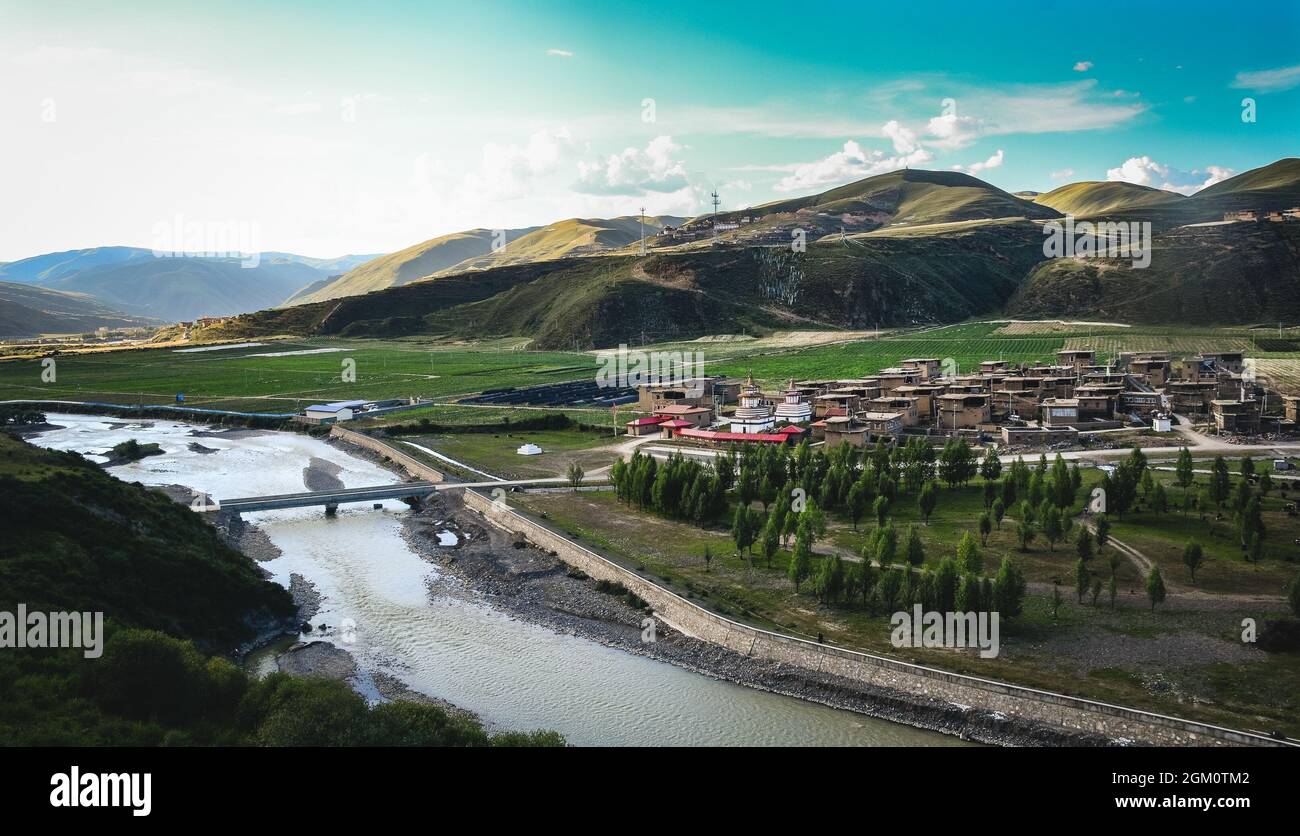 Mountain scenery of Tibetan Kham, China. Kham is the easternmost part ...