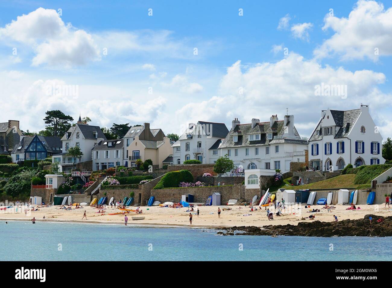 FRANCE. BRITTANY. FINISTERE (29) CARANTEC . GREVE BLANCHE BEACH ...