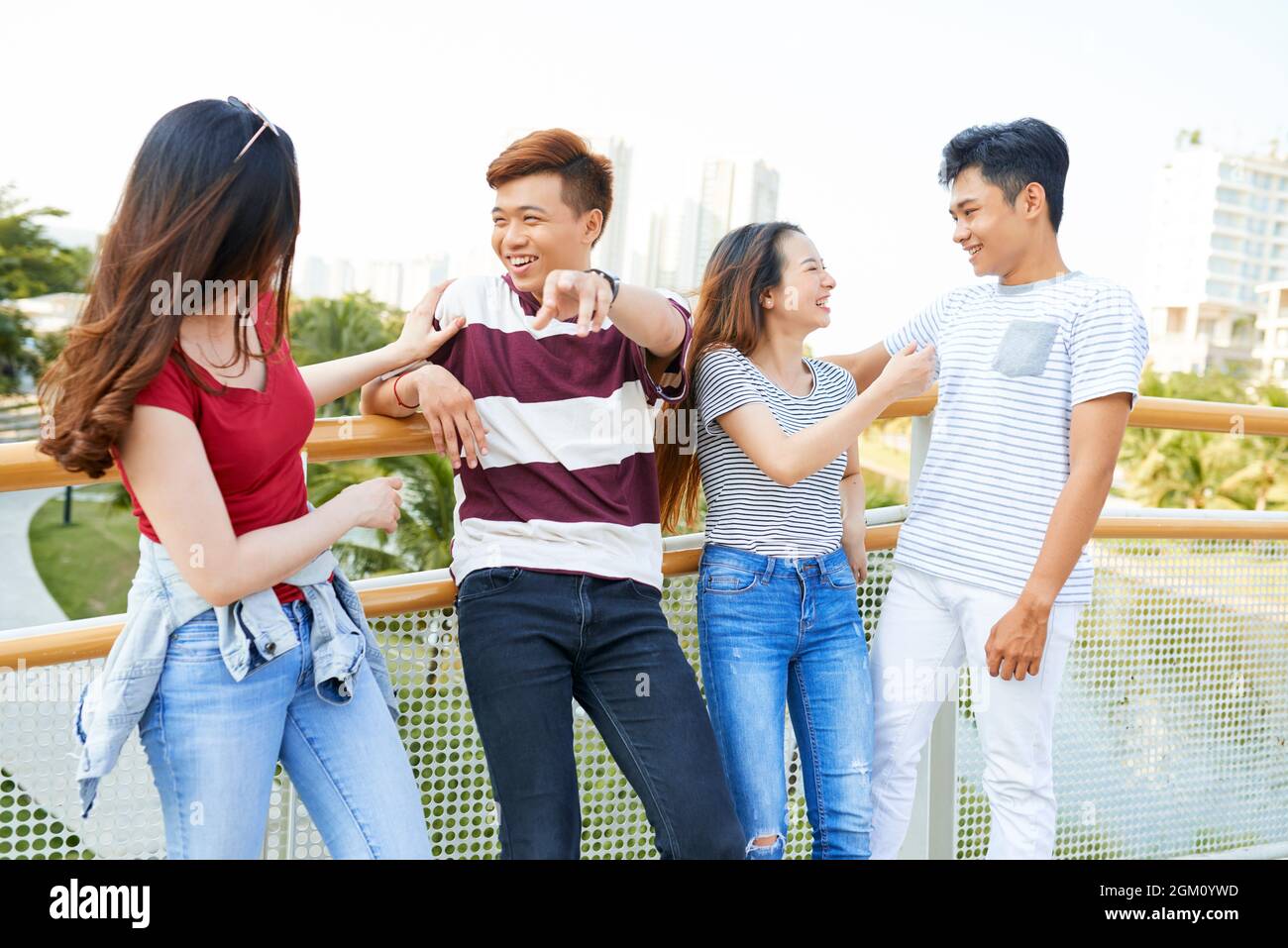 Vietnamese people socializing hi-res stock photography and images - Alamy