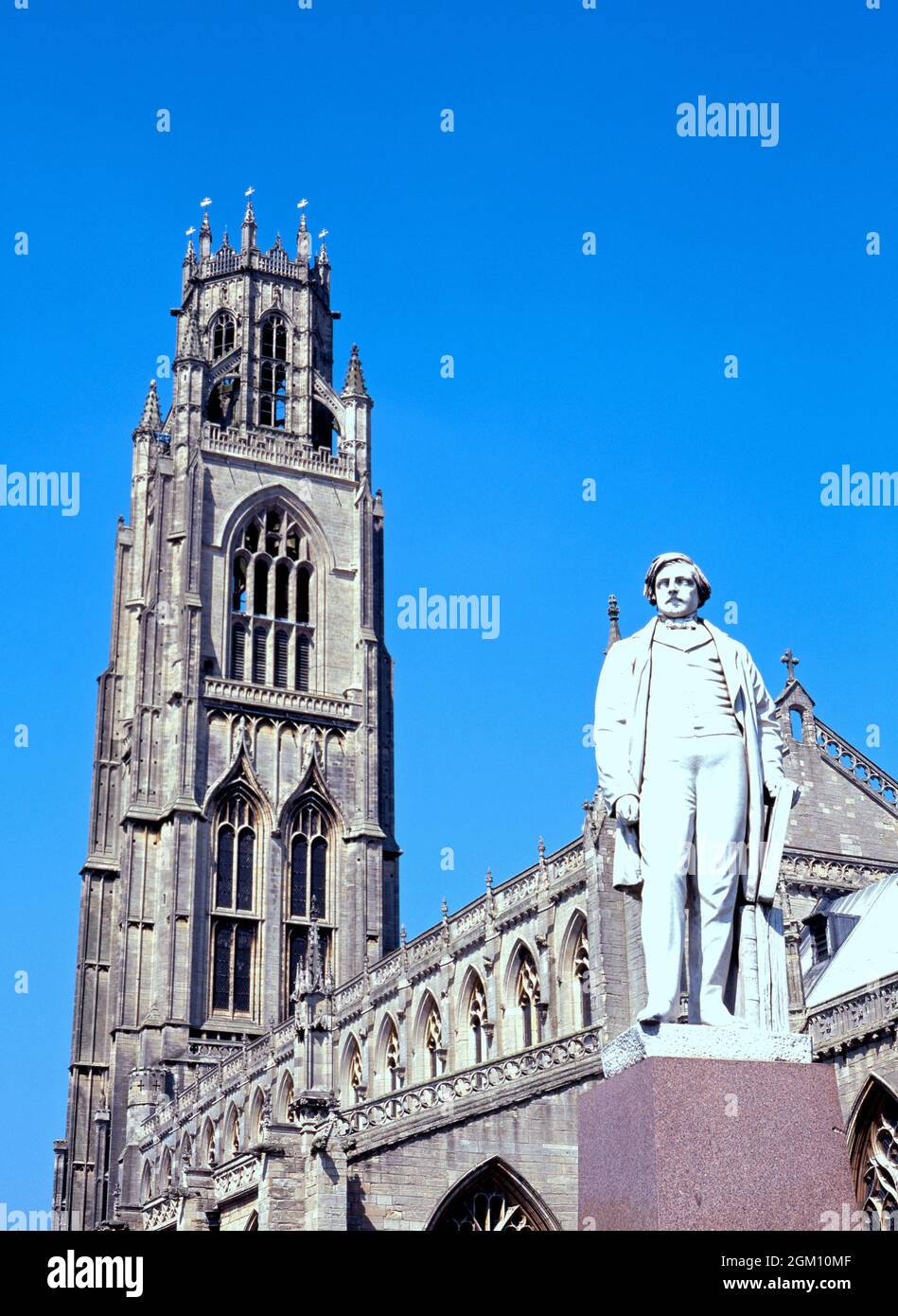 Statue of Herbert Ingram in front of St. Botolph's Church, Boston, UK ...