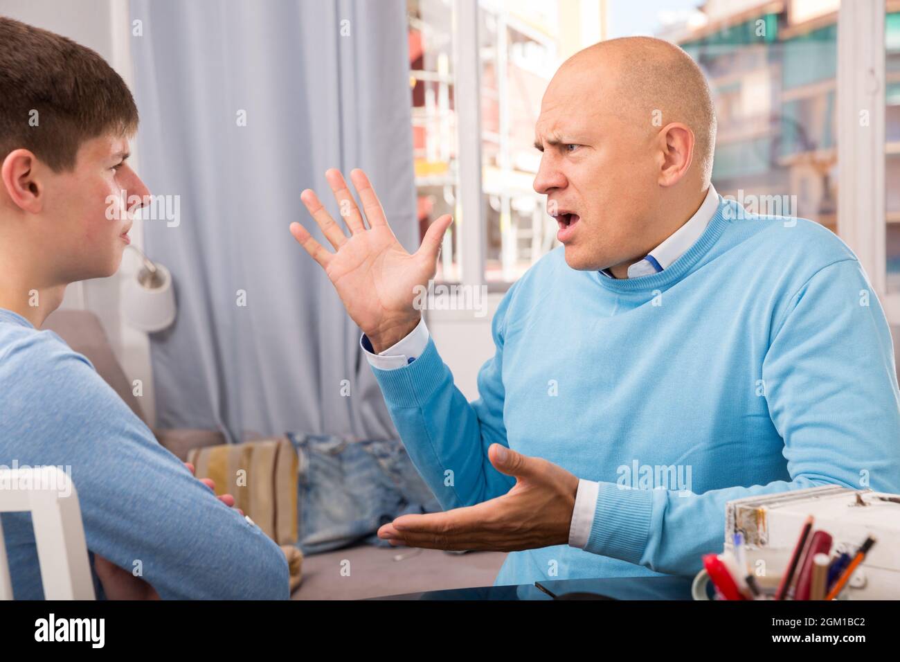 Berating hi-res stock photography and images - Alamy