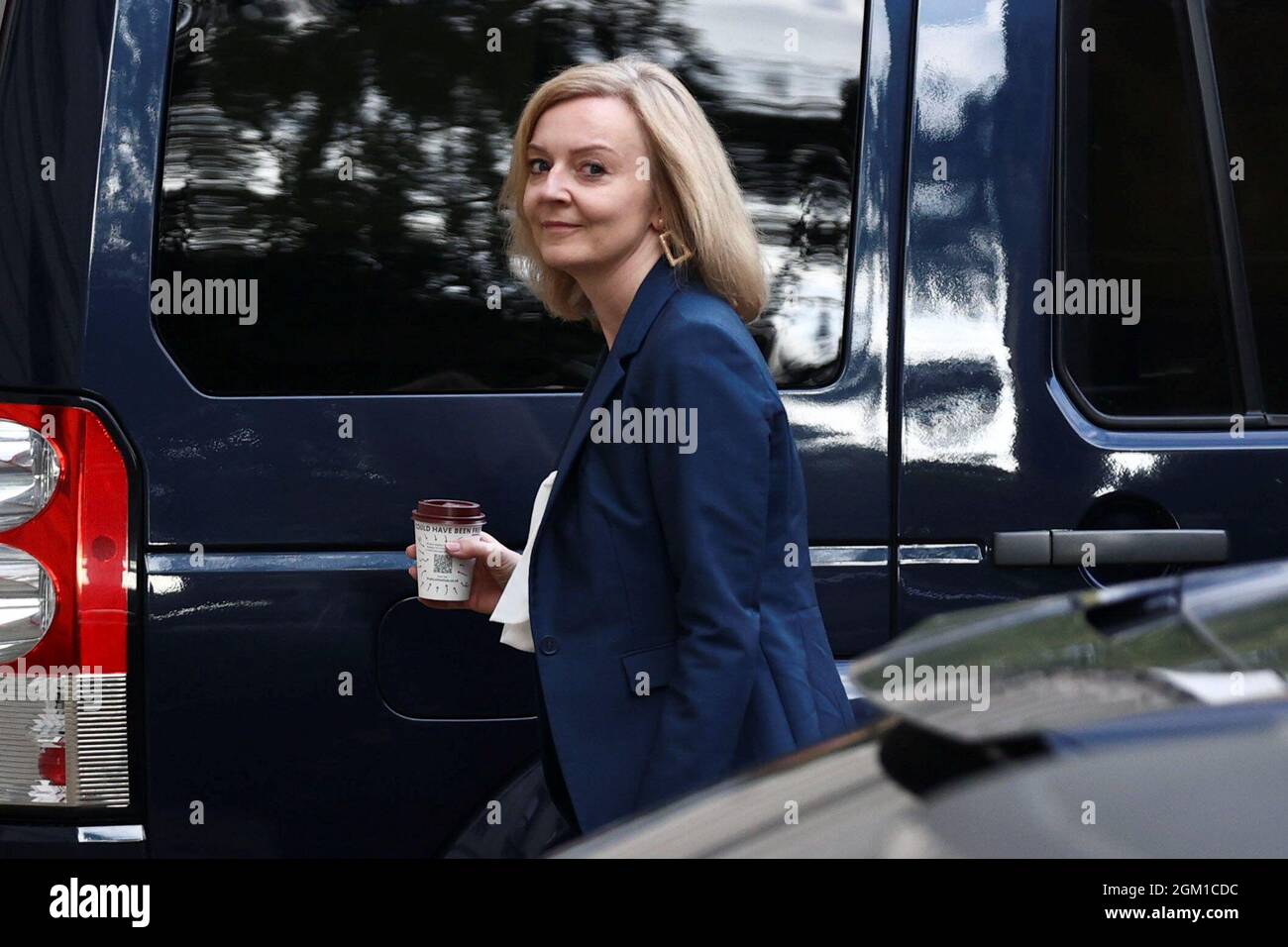 Elizabeth truss 2021 hi-res stock photography and images - Alamy