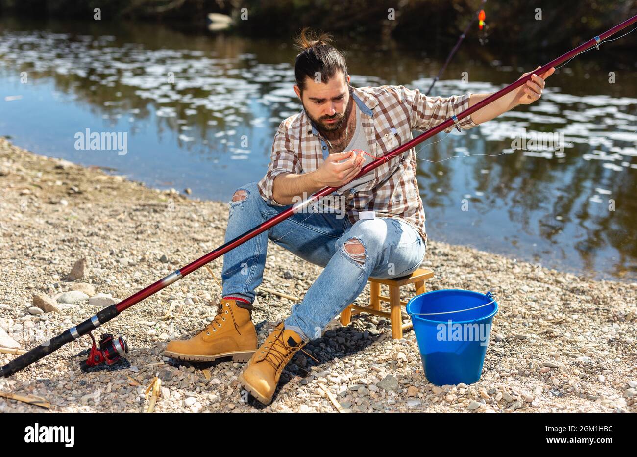Pulls bucket hi-res stock photography and images - Alamy