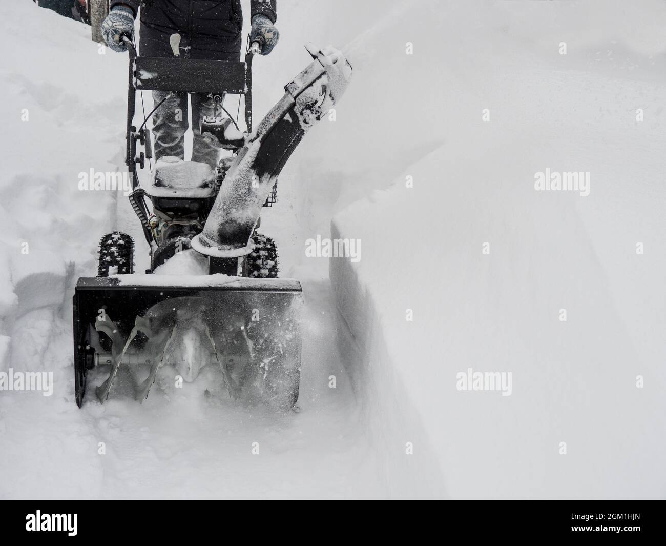 Manual snow clearing machine hi-res stock photography and images - Alamy