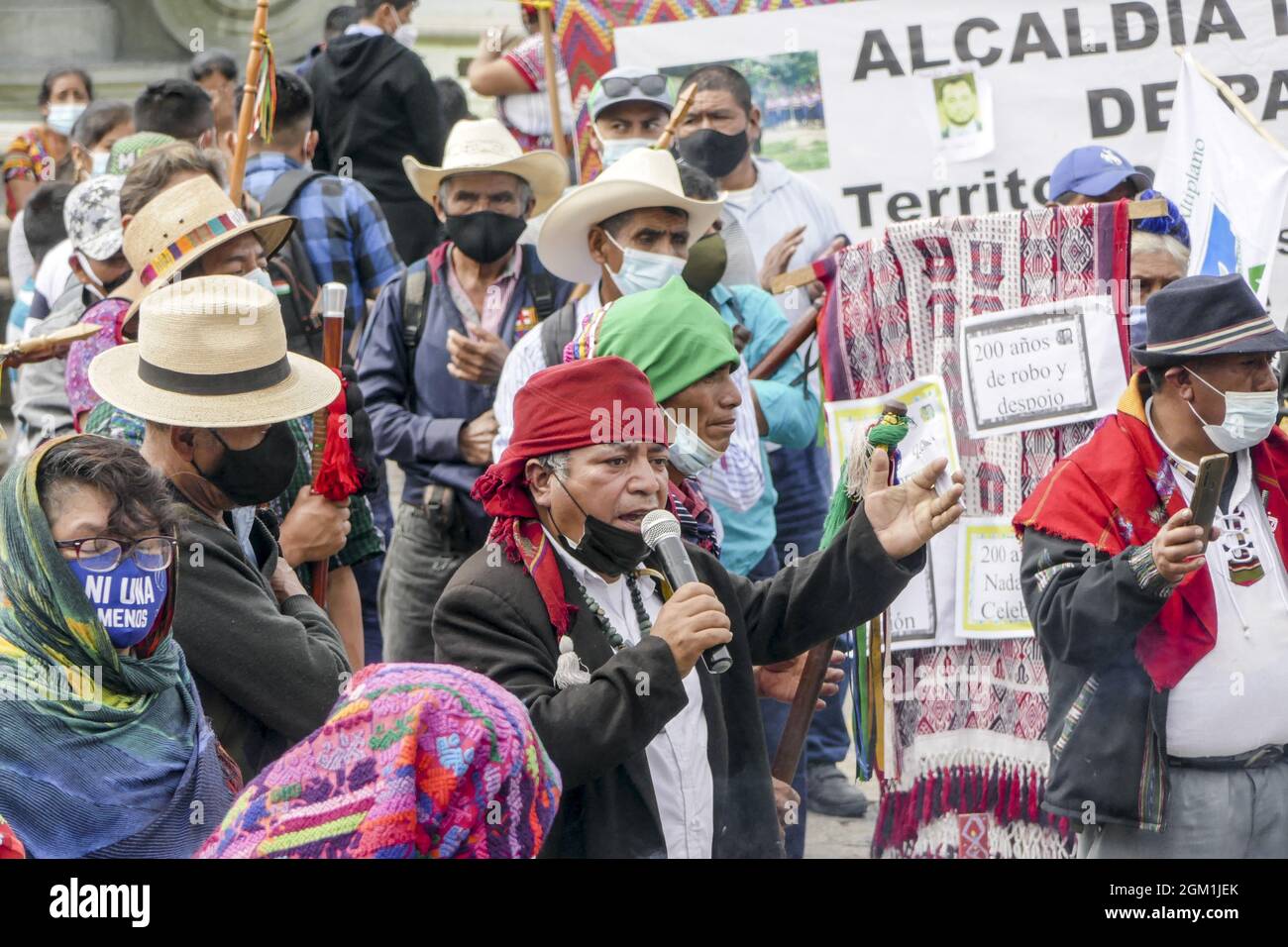 Hundreds of indigenous leaders of all ethnic groups in Guatemala, take ...