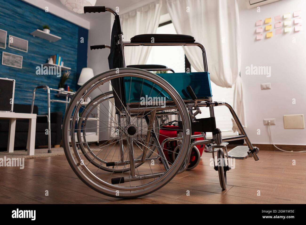 Empty chair therapy hi-res stock photography and images - Alamy