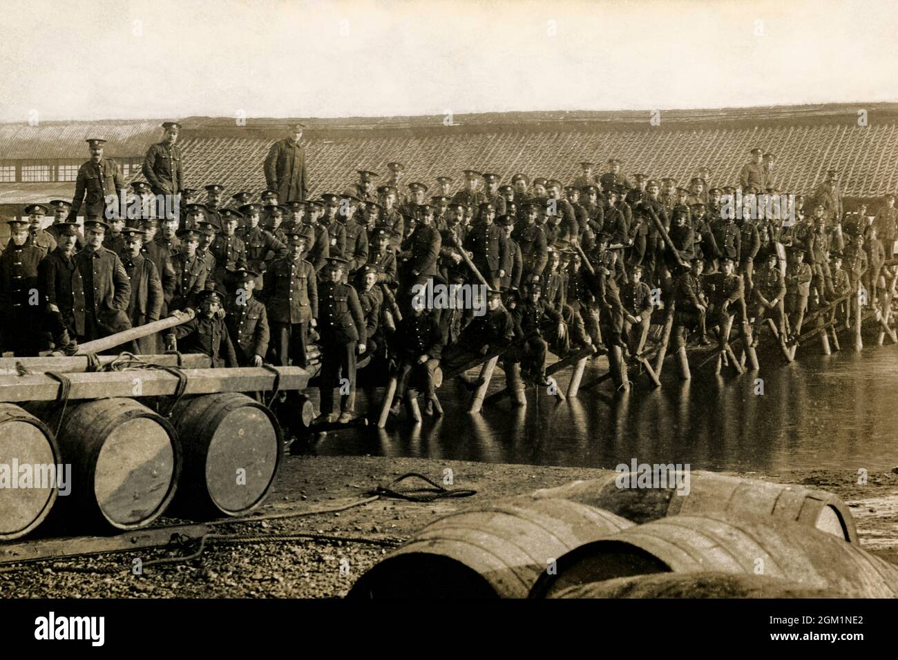 World war one soldiers pontoon hi-res stock photography and images - Alamy
