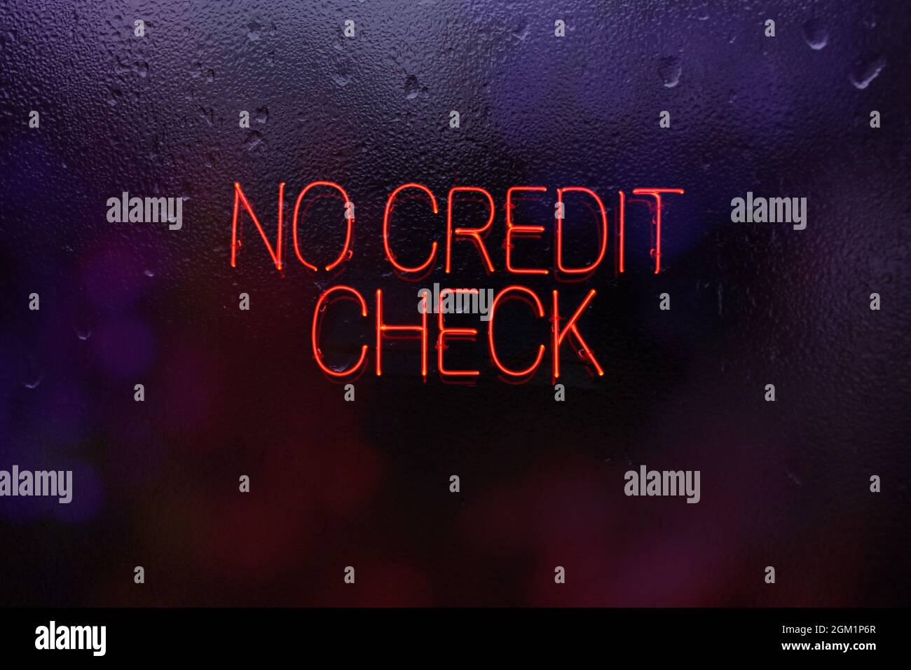 No Credit Check Sign in Rainy Wet Window Stock Photo - Alamy