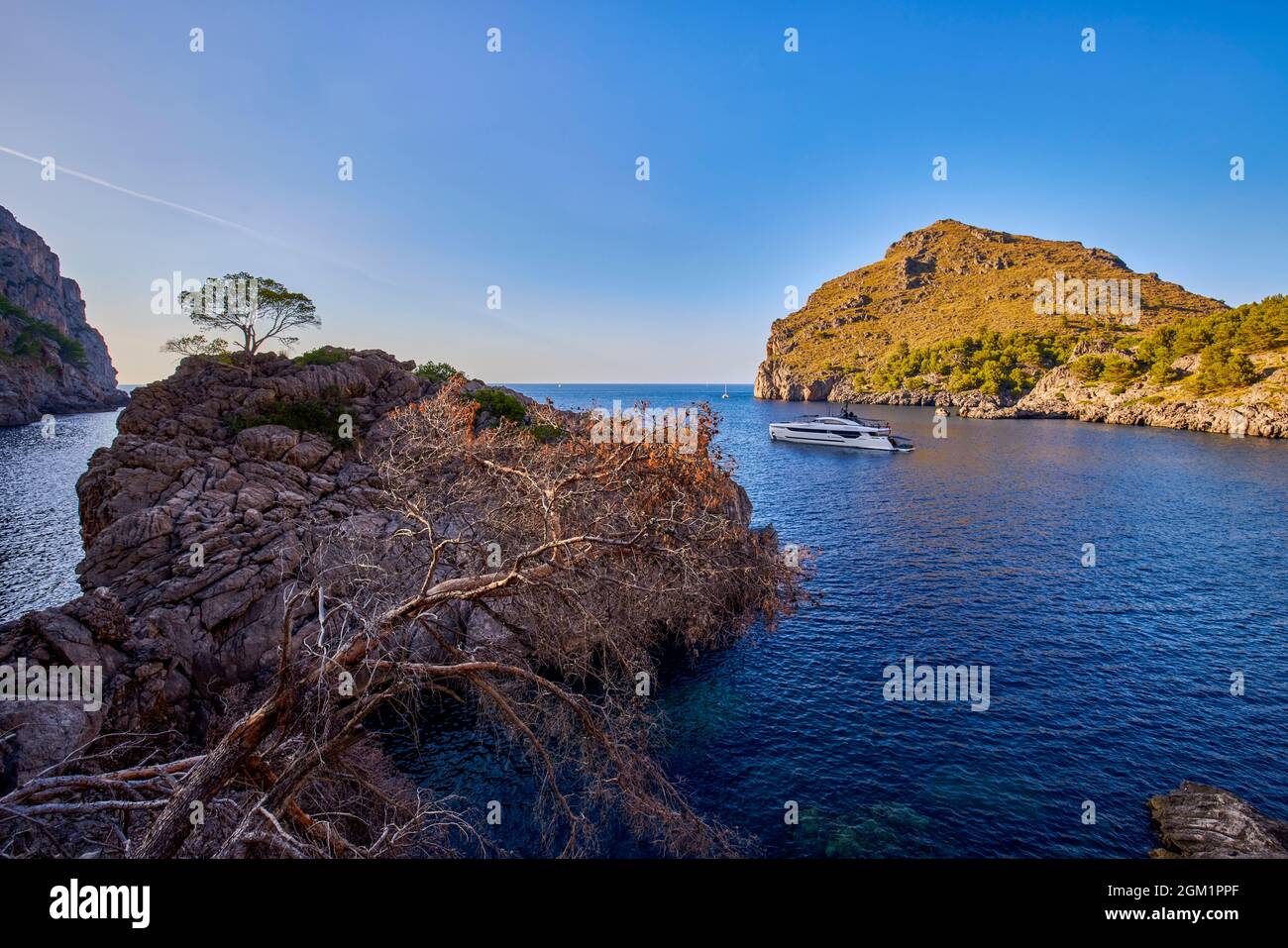 Beautiful landscape with a sea shore on the island of Palma De Mallorca ...