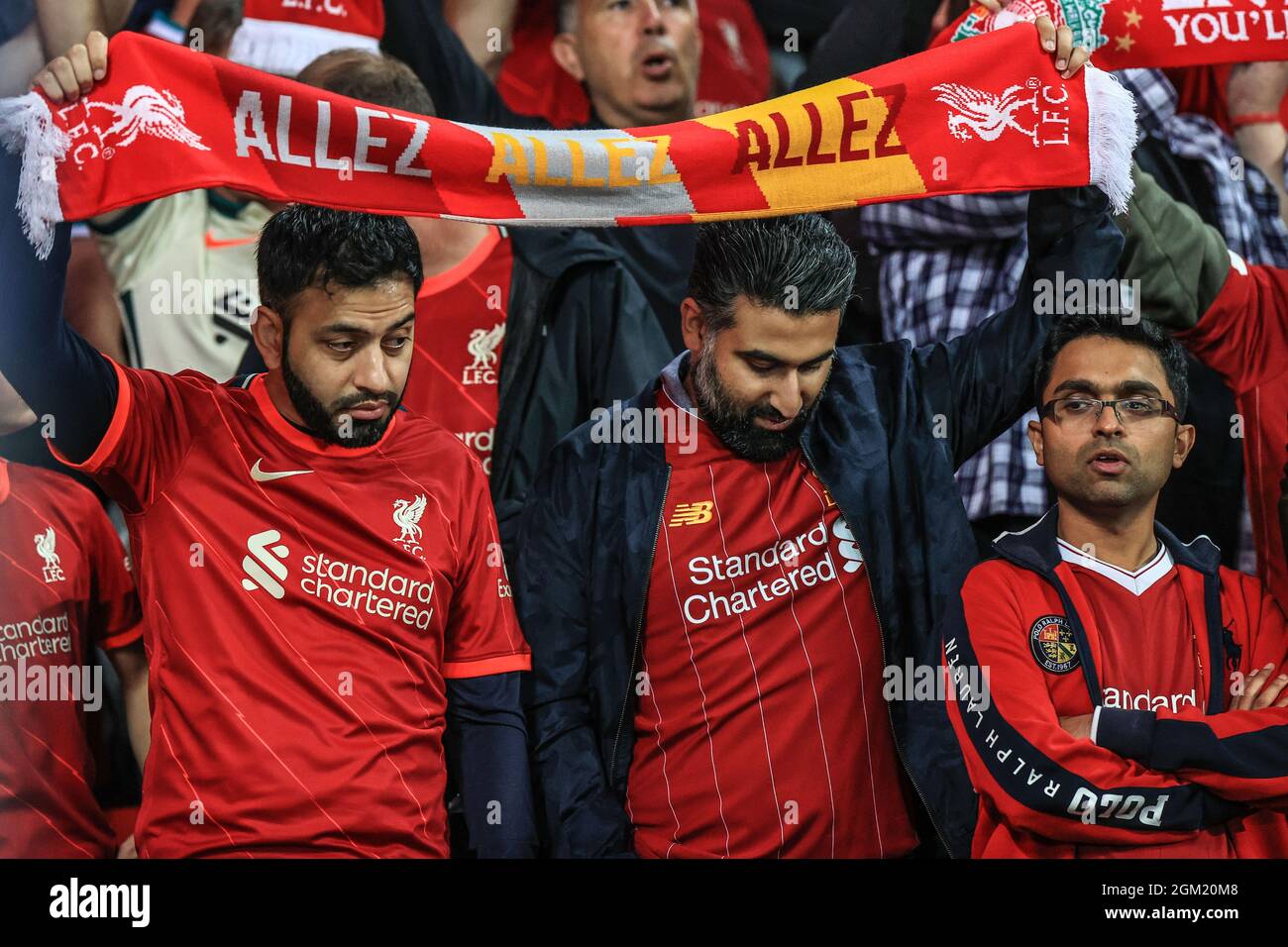 Liverpool fans hold champions hi-res stock photography and images - Alamy