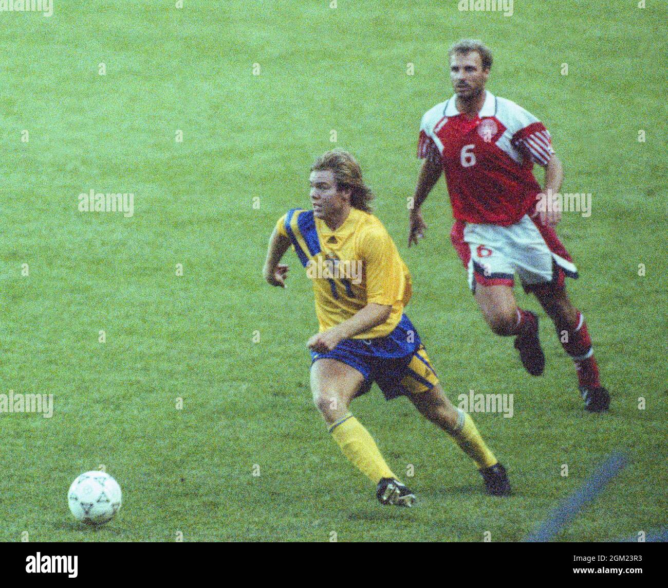 Football euro 92 action hi-res stock photography and images - Alamy