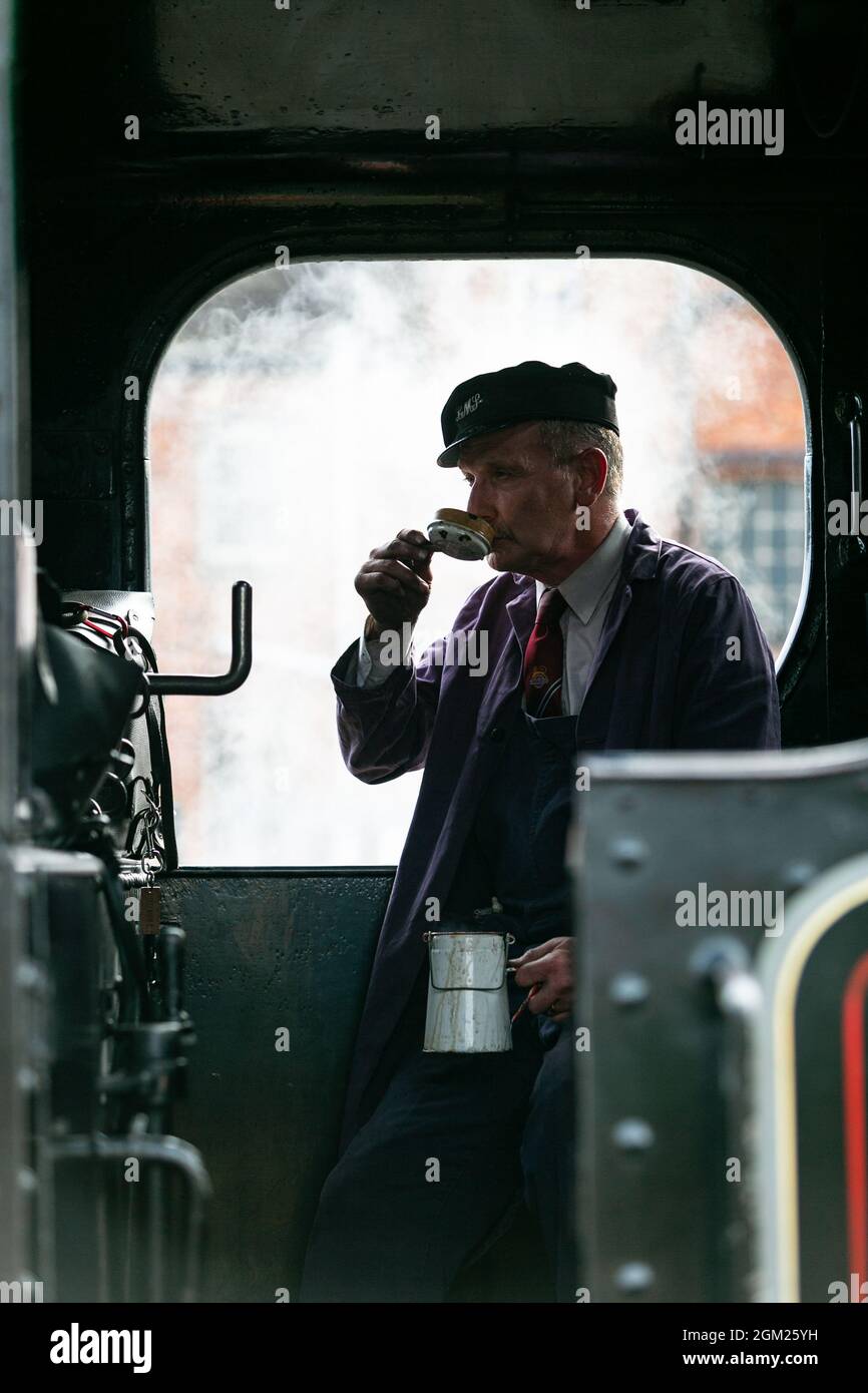 Train driver cab hi-res stock photography and images - Alamy