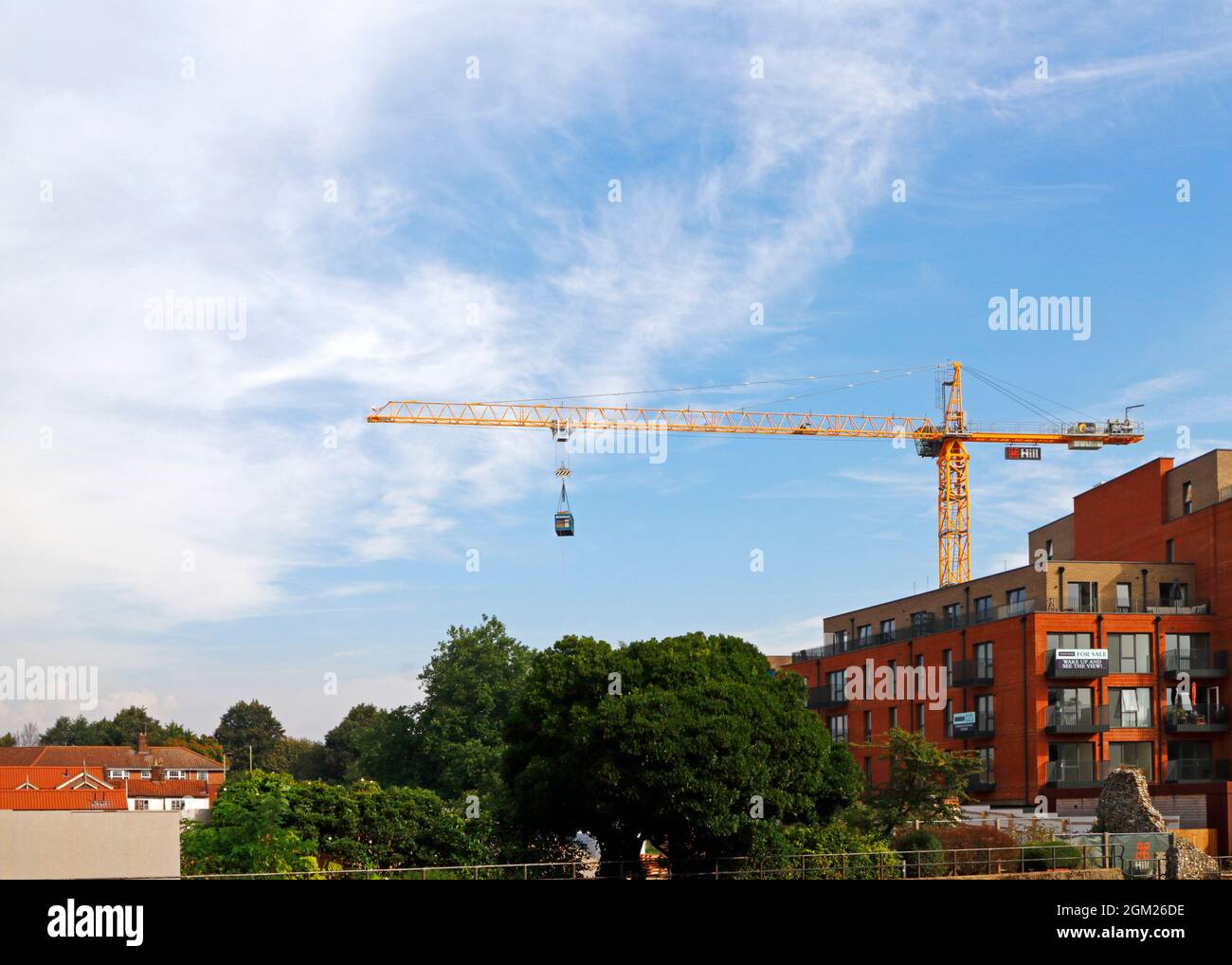 Crane lifting load construction site hi-res stock photography and ...