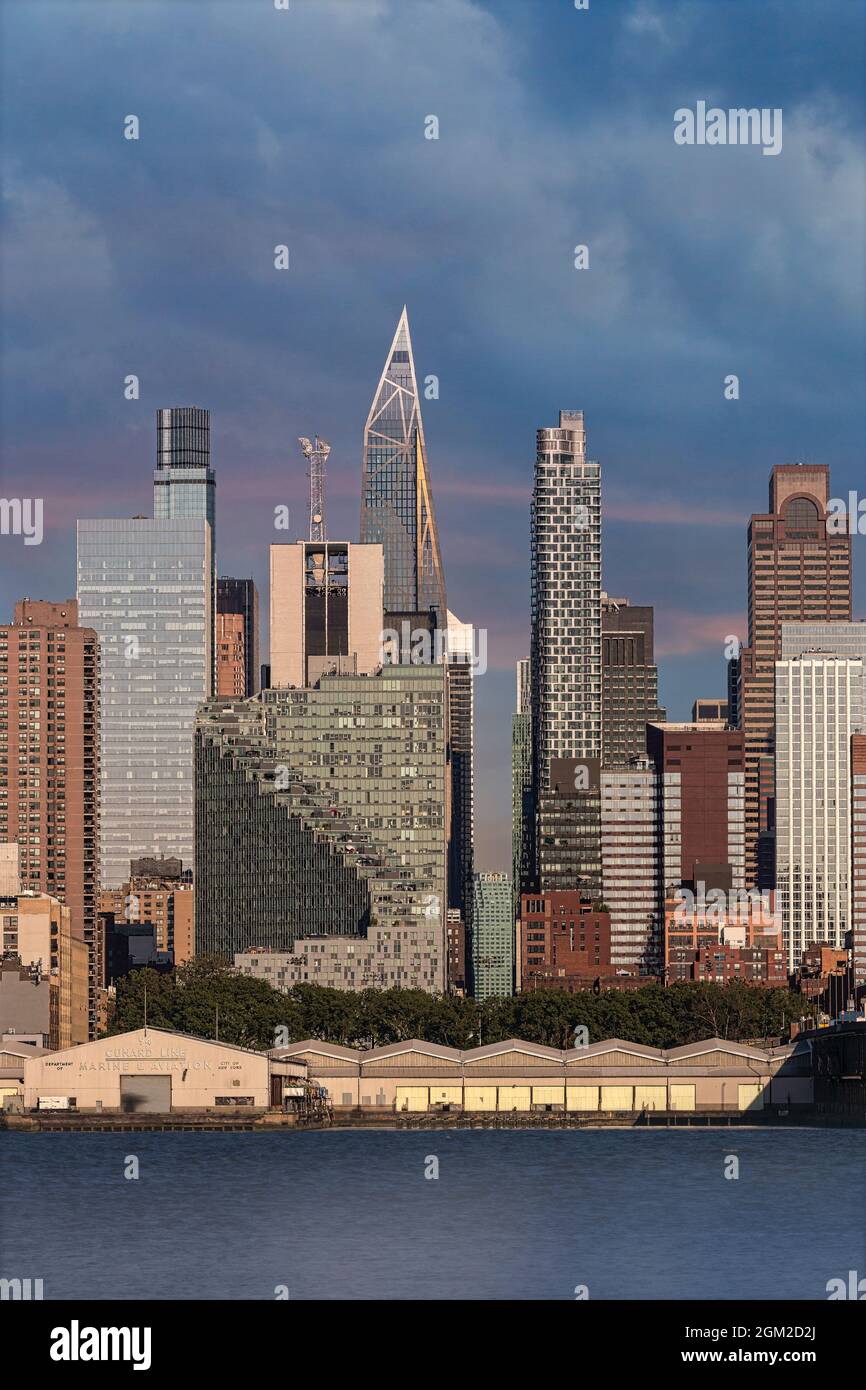 Manhattan NYC Shapes - Architectural details and shapes in the midtown ...