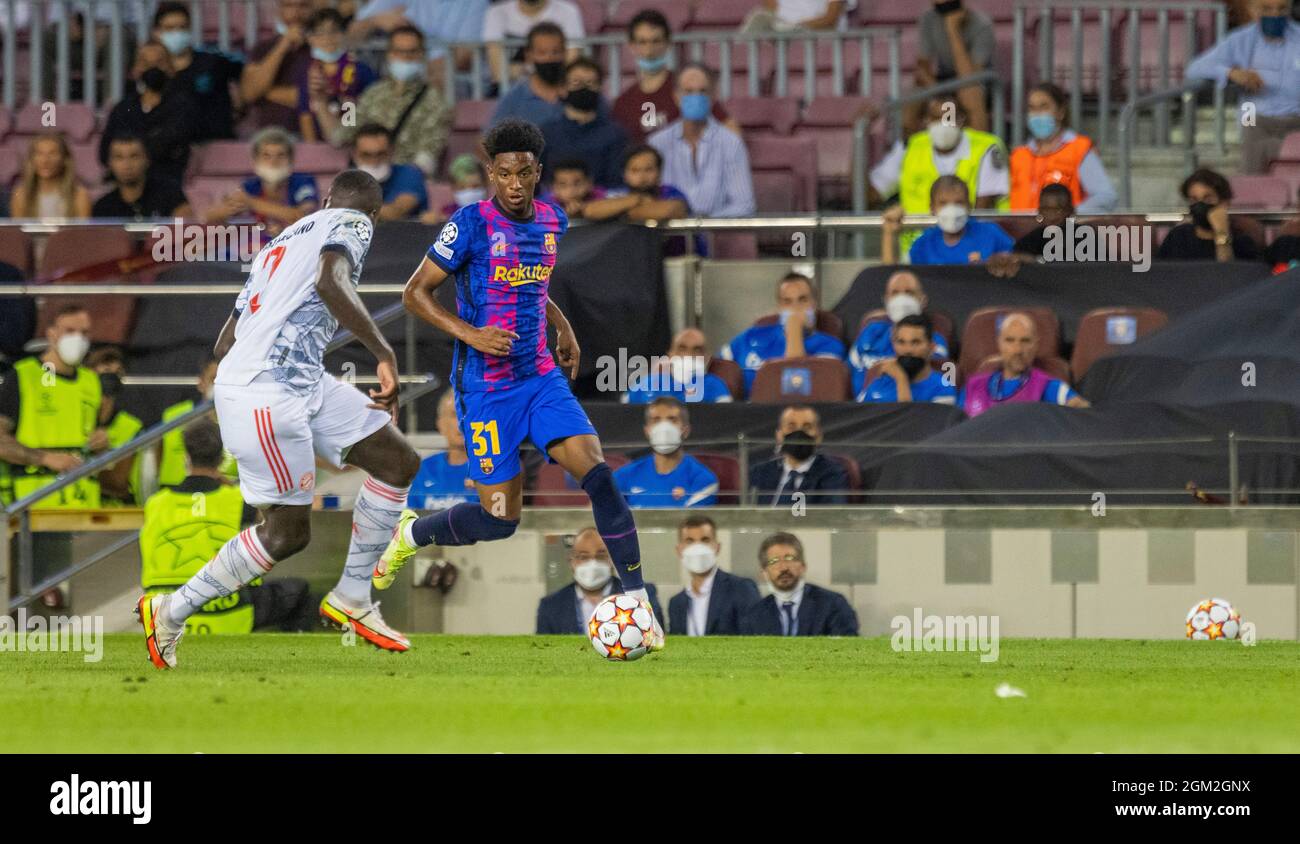 Alex Balde (Barca), Dayot Upamecano (Muenchen) FC Barcelona - FC Bayern ...