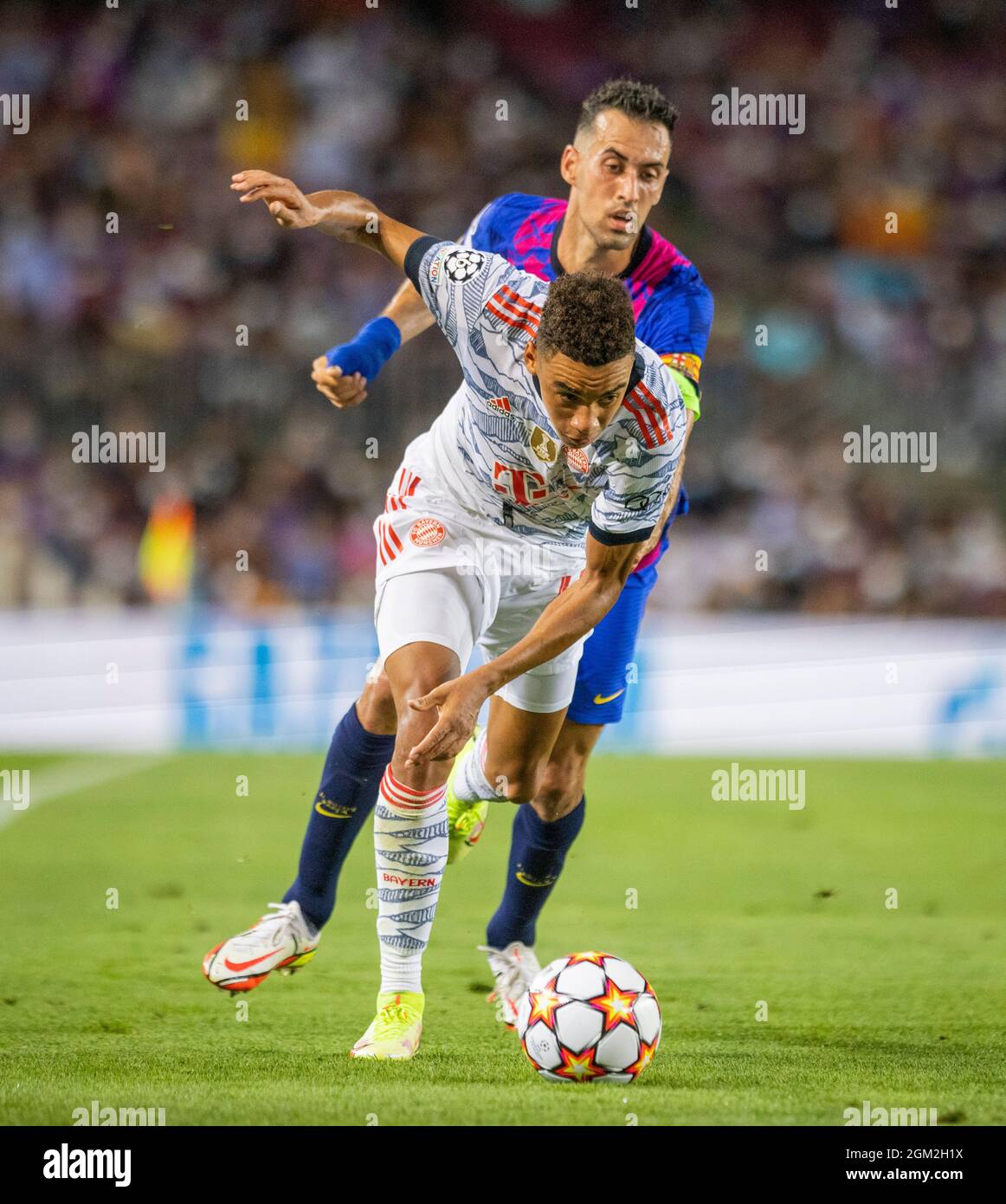 Jamal Musiala (Muenchen), Sergio Busquets (Barca) FC Barcelona - FC ...