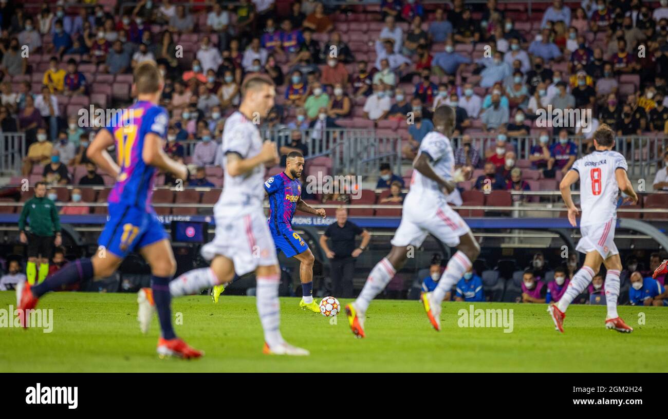 Memphis Depay (Barca) FC Barcelona - FC Bayern München 14.09.2021 ...