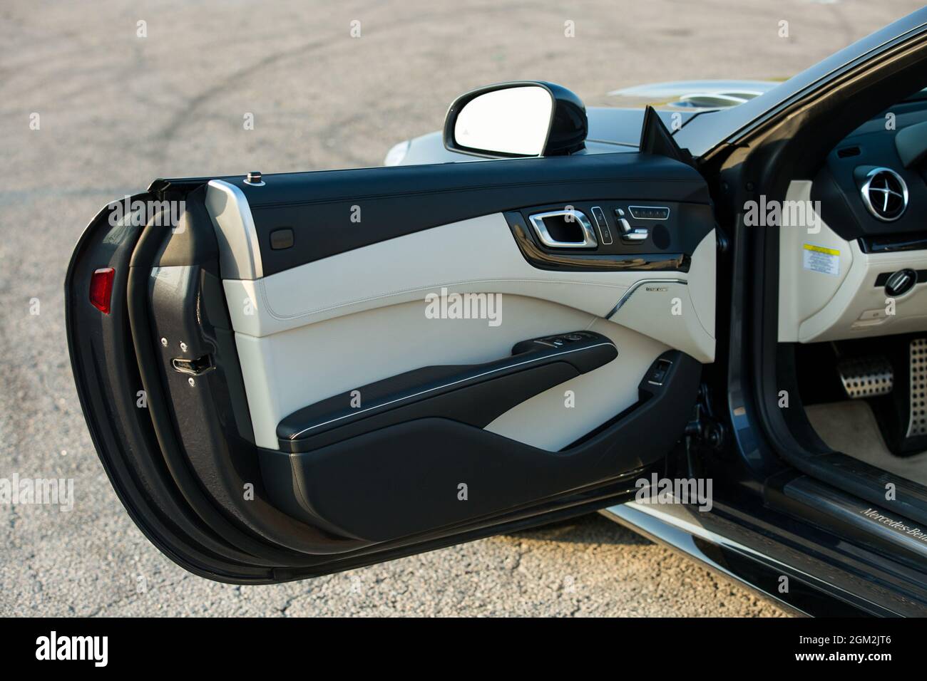 Dnepropetrovsk, Ukraine - 08.24.2021: Photos of Mercedes Benz SL550 ...