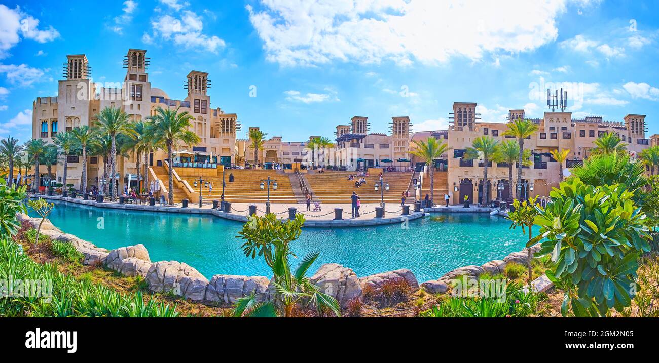 The Souk Madinat Jumeirah market created in traditional Arabic style ...