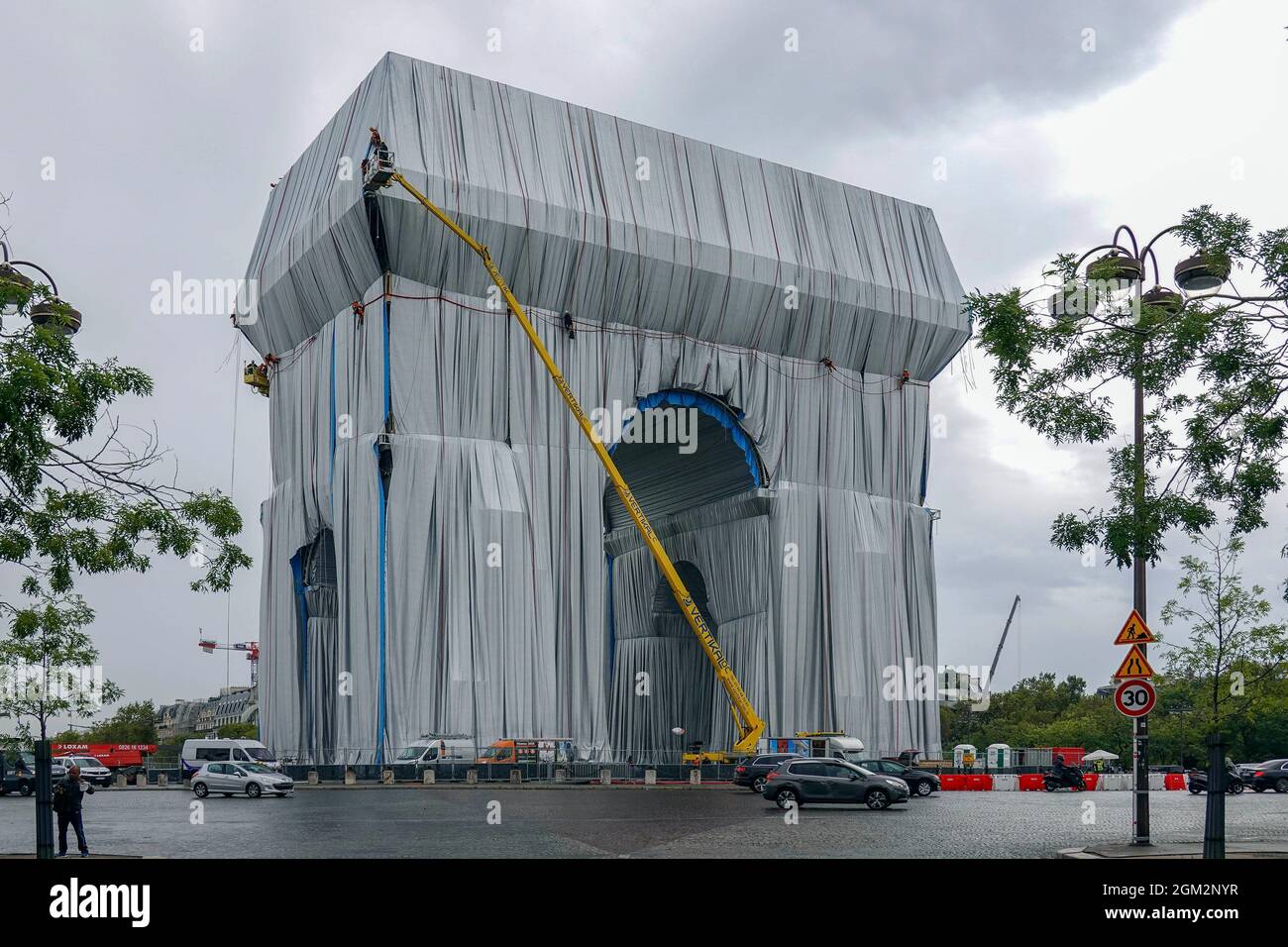 L arc de triomphe hi-res stock photography and images - Alamy