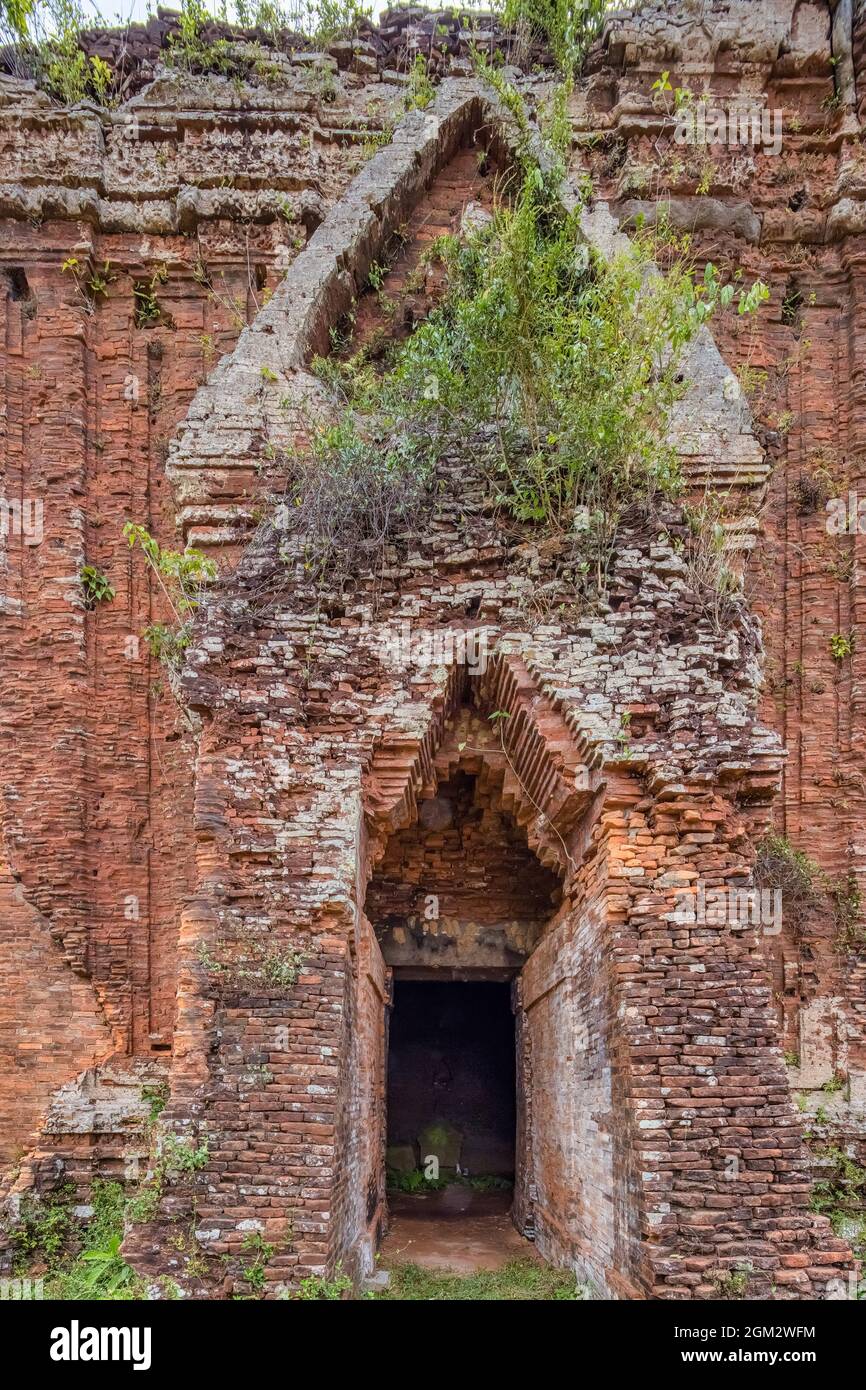 Chien Dan Cham or Champa tower, Tam Ky, Quang Nam, Vietnam Stock Photo ...