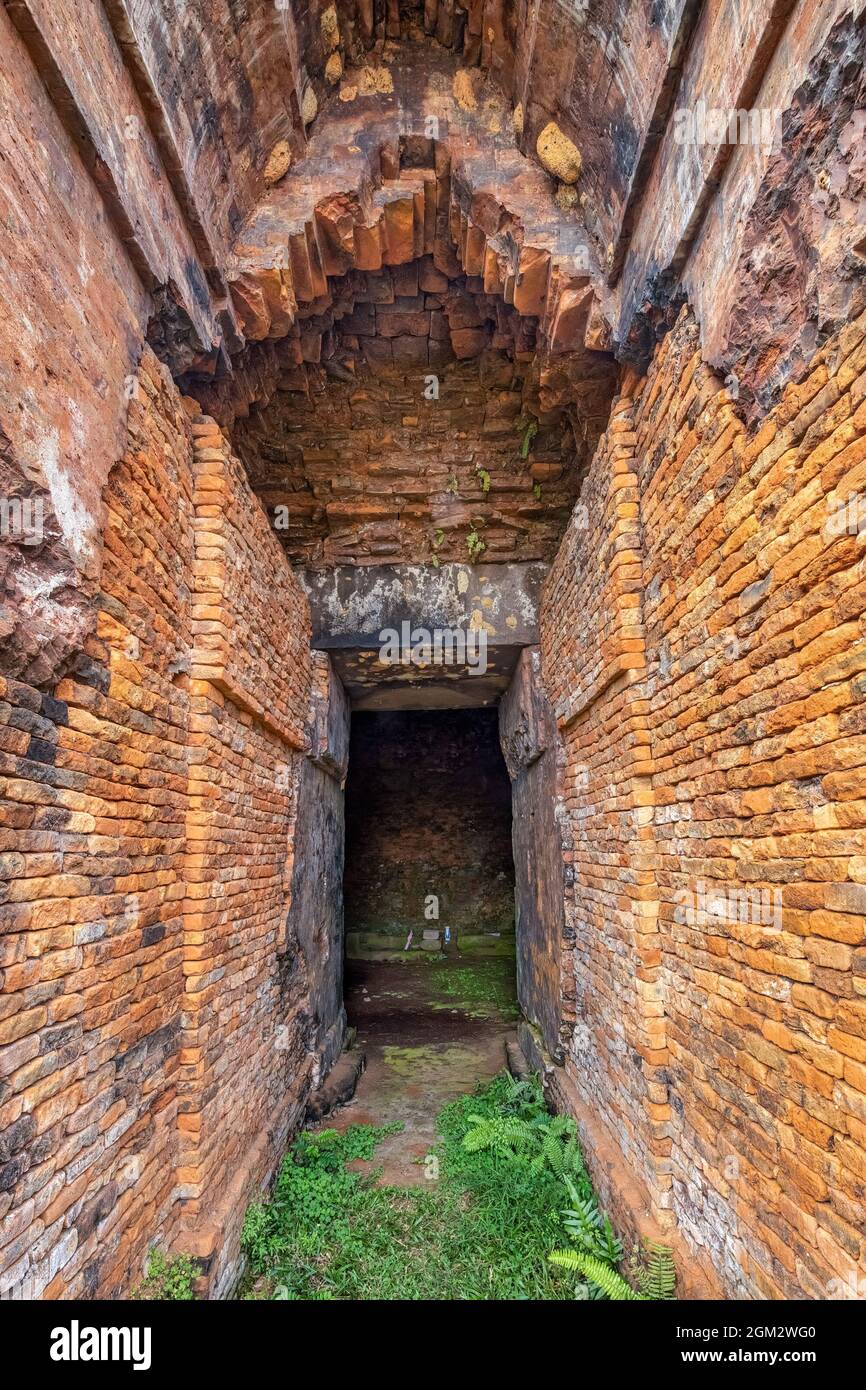 Chien Dan Cham or Champa tower, Tam Ky, Quang Nam, Vietnam Stock Photo ...